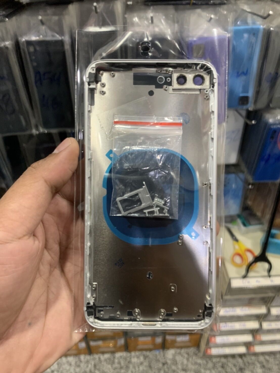 บอดี้ชุดiPhone 8Plus ฝาหลัง+แกนกลาง bodyชุด มีสี ดำ,ครีม,ขาว,แดง ...