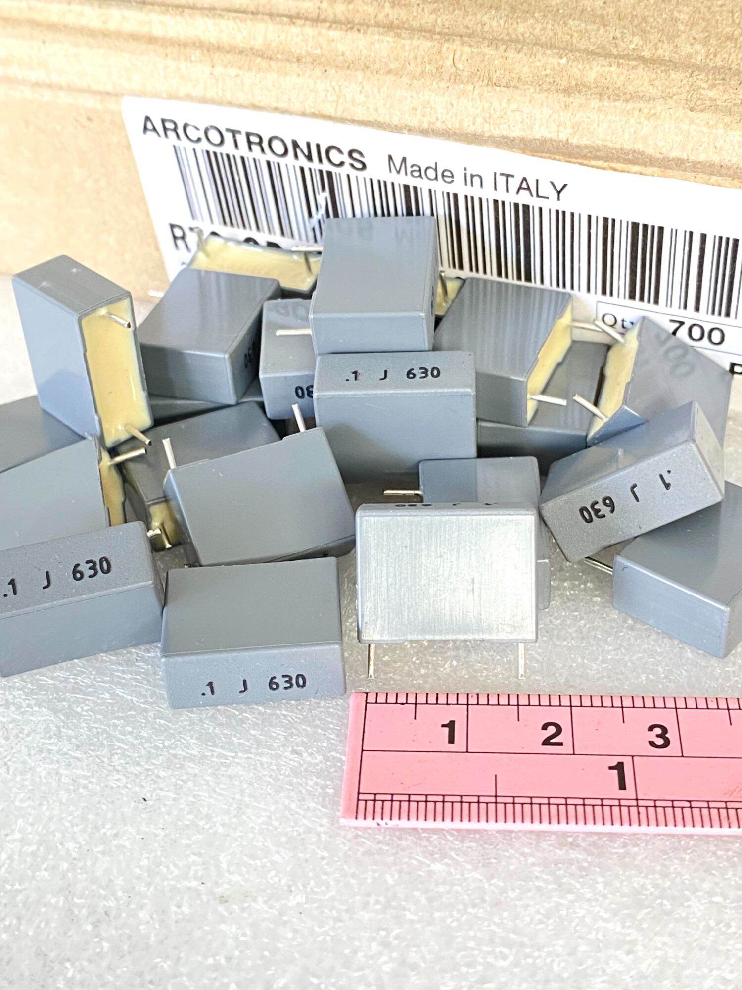 3ชิ้น/10ชิ้น 0.1UF 630V 104J630V .1J 630V ARCOTRONICS อิตาลี คาปาซิเตอร์เกรดอย่างดี สีเทาเหลี่ยม ...