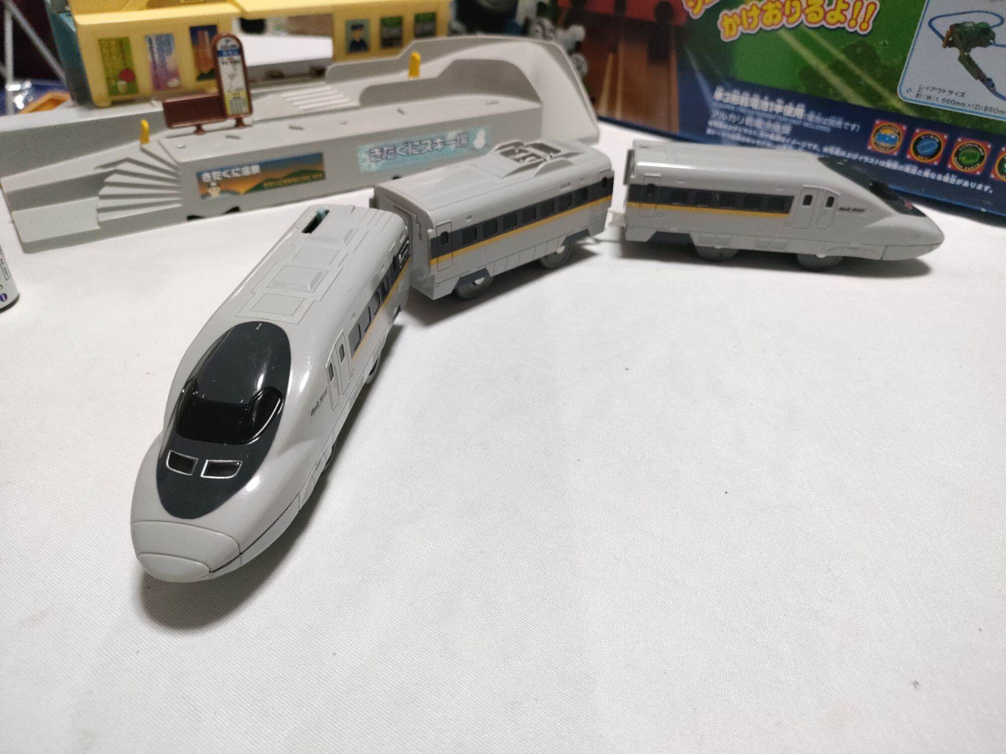 รถไฟชินคังเซ็น โทมี่ Plarail สภาพใหม่ สีสด สวยมาก มีหลายรุ่น | Lazada.co.th