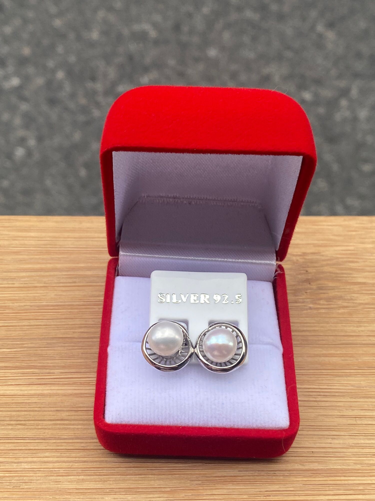 ต่างหูไข่มุกแท้ ตัวเรือนเงินแท้ Silver92.5 ขนาดสุภาพ มีใบรับประกันมุกแท้ มุกภูเก็ต - chompearl ...