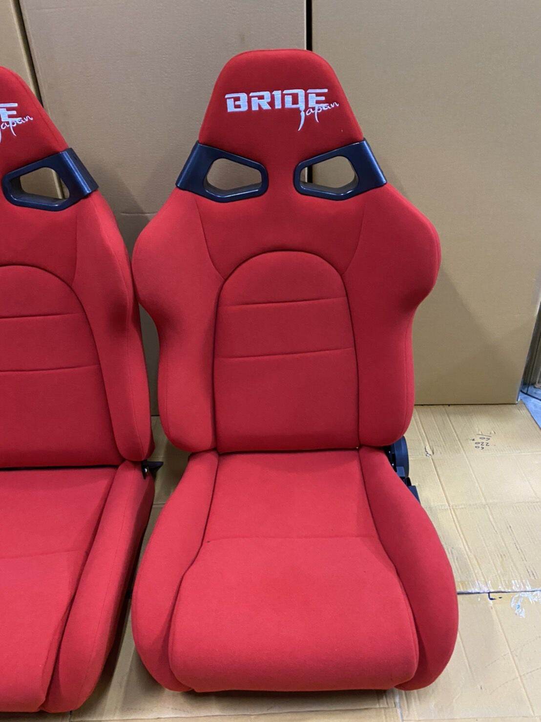 เบาะแต่ง BRIDE VORGA บายวอก้า งานผ้าสีแดง หลังผ้า ปรับเอนนอนได้ พร้อม ...