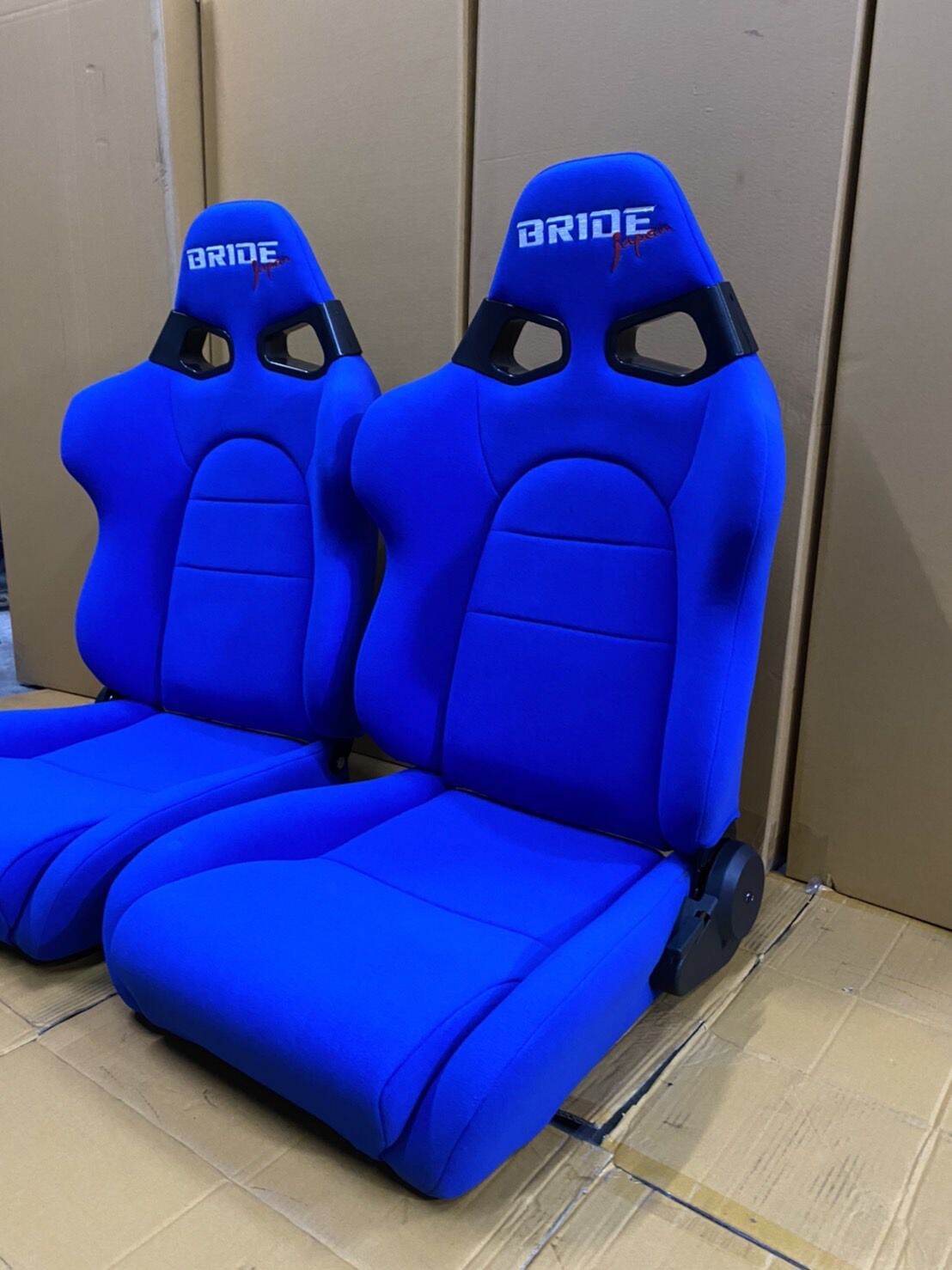 เบาะแต่ง BRIDE VORGA บายวอก้า งานผ้าสีน้ำเงิน ปรับเอนนอนได้ พร้อมราง ...