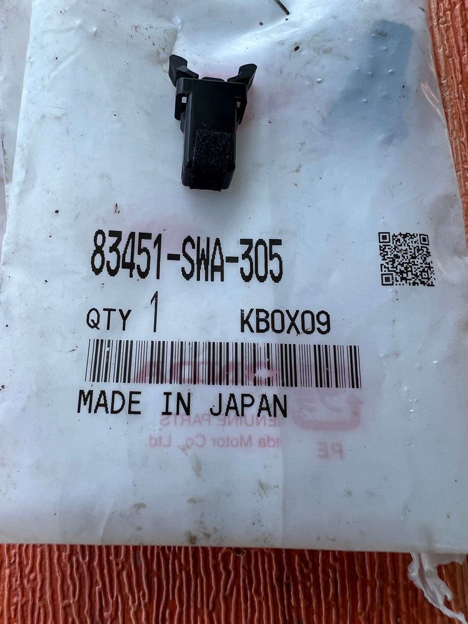 คลิปล๊อกฝาปิดคอนโชลกลาง พักเท้าแขน CRV G3. 83451-swa-305. แท้ศูนย์ ...