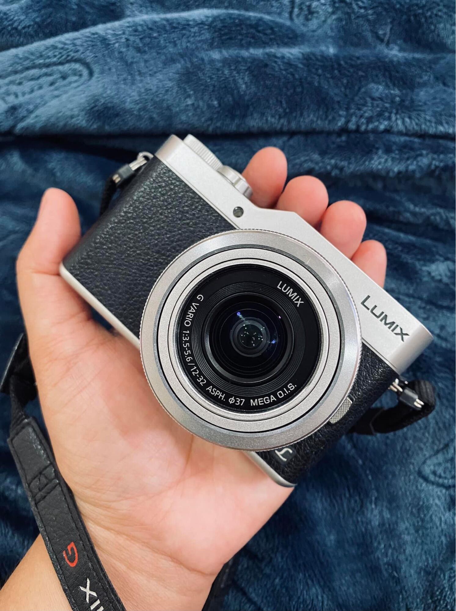 Panasonic Lumix Gf9 สีดำ มีระบบ4K ถ่ายภาพสวย มีเมนูภาษาไทย/อังกฤษใช้งานง่าย มีเมม สายคล้องคอ สาย ...