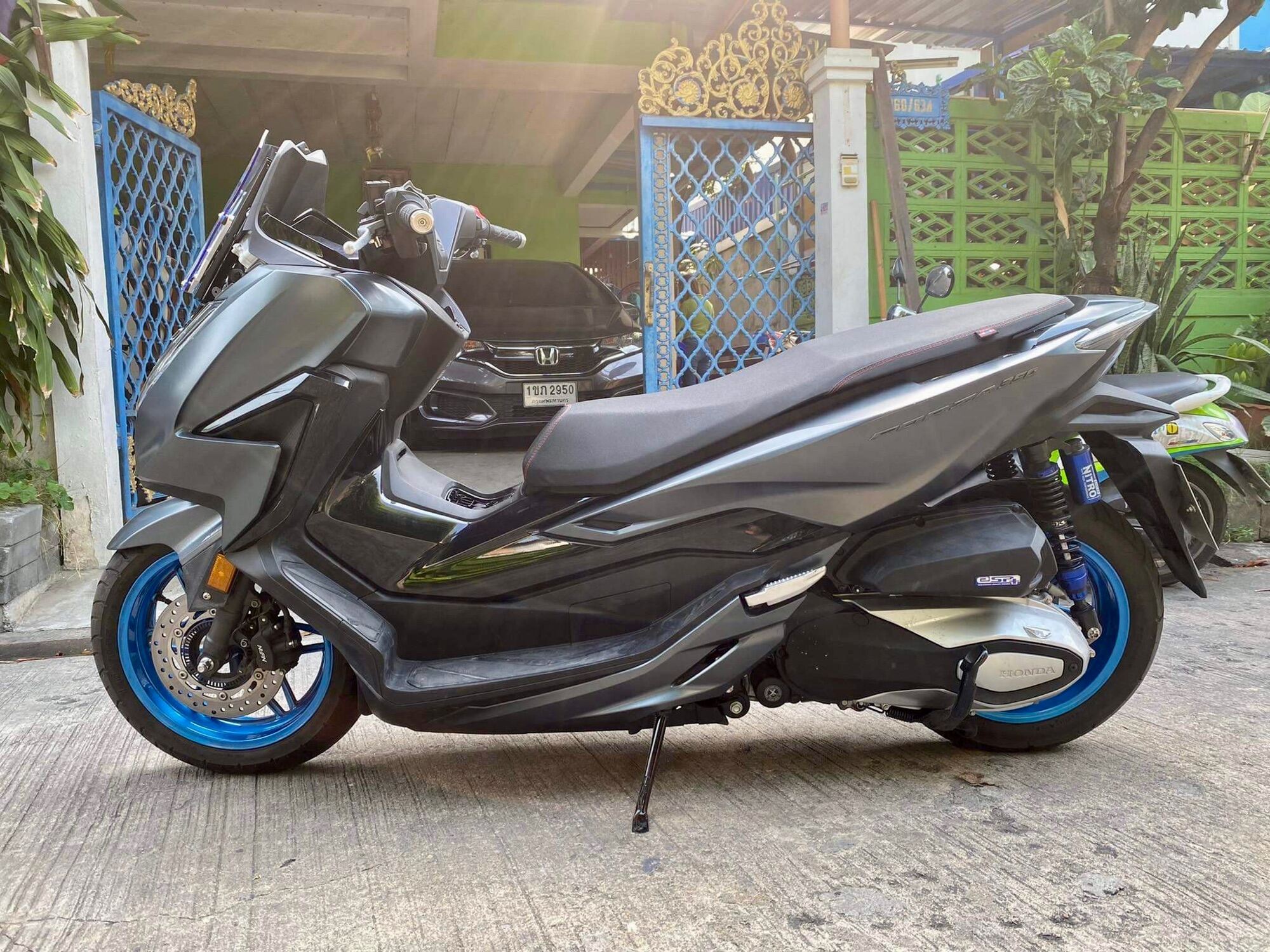 ขาตั้งโหลดสีดำ สำหรับ Honda FORZA-350 คุณภาพเทียบเท่าเดิมศูนย์ พร้อม ...