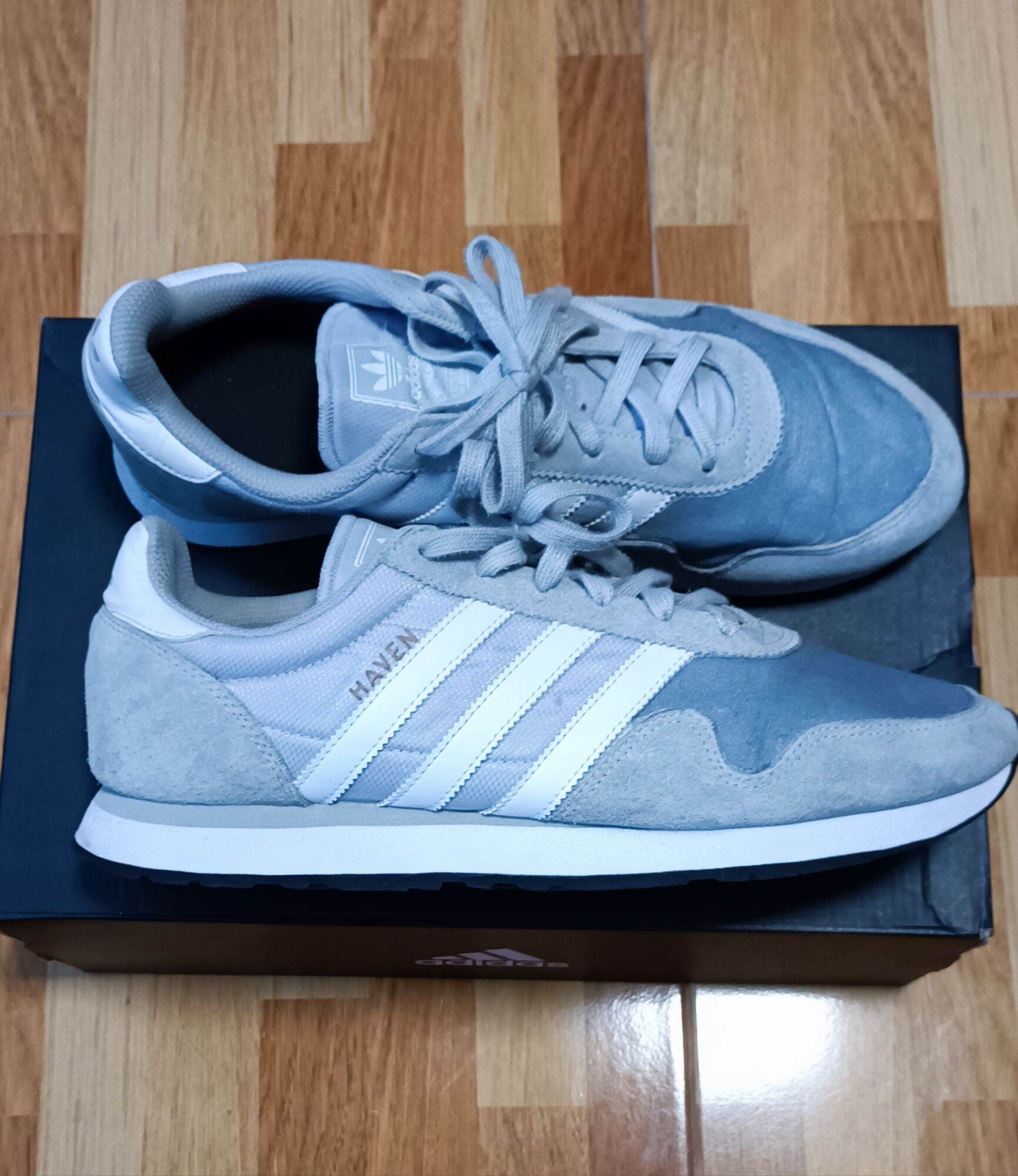 adidaรองเท้าลำลองรองเท้ากีฬา ขนาด EU 45 CM29. (เบอร์ 45ยาว 29.5 ...