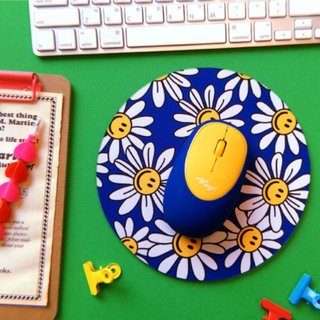 พร้อมส่ง Wiggle Wiggle แผ่นรองเม้าส์ Mouse Pad - Smile We Love - Omma ...