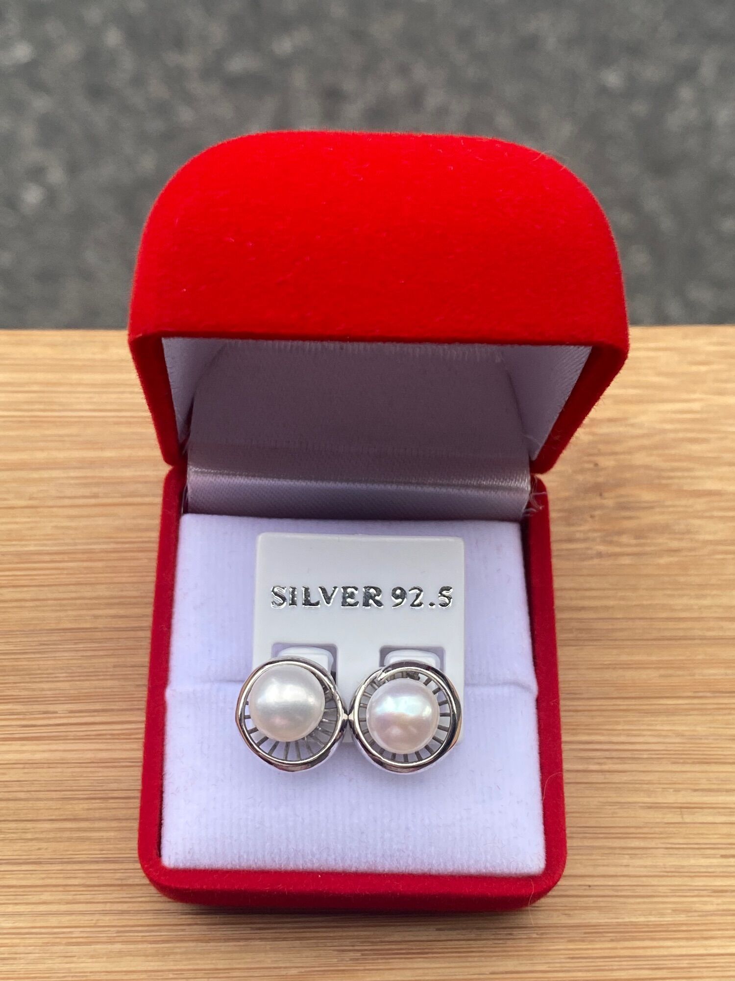 ต่างหูไข่มุกแท้ ตัวเรือนเงินแท้ Silver92.5 ขนาดสุภาพ มีใบรับประกันมุกแท้ มุกภูเก็ต - chompearl ...