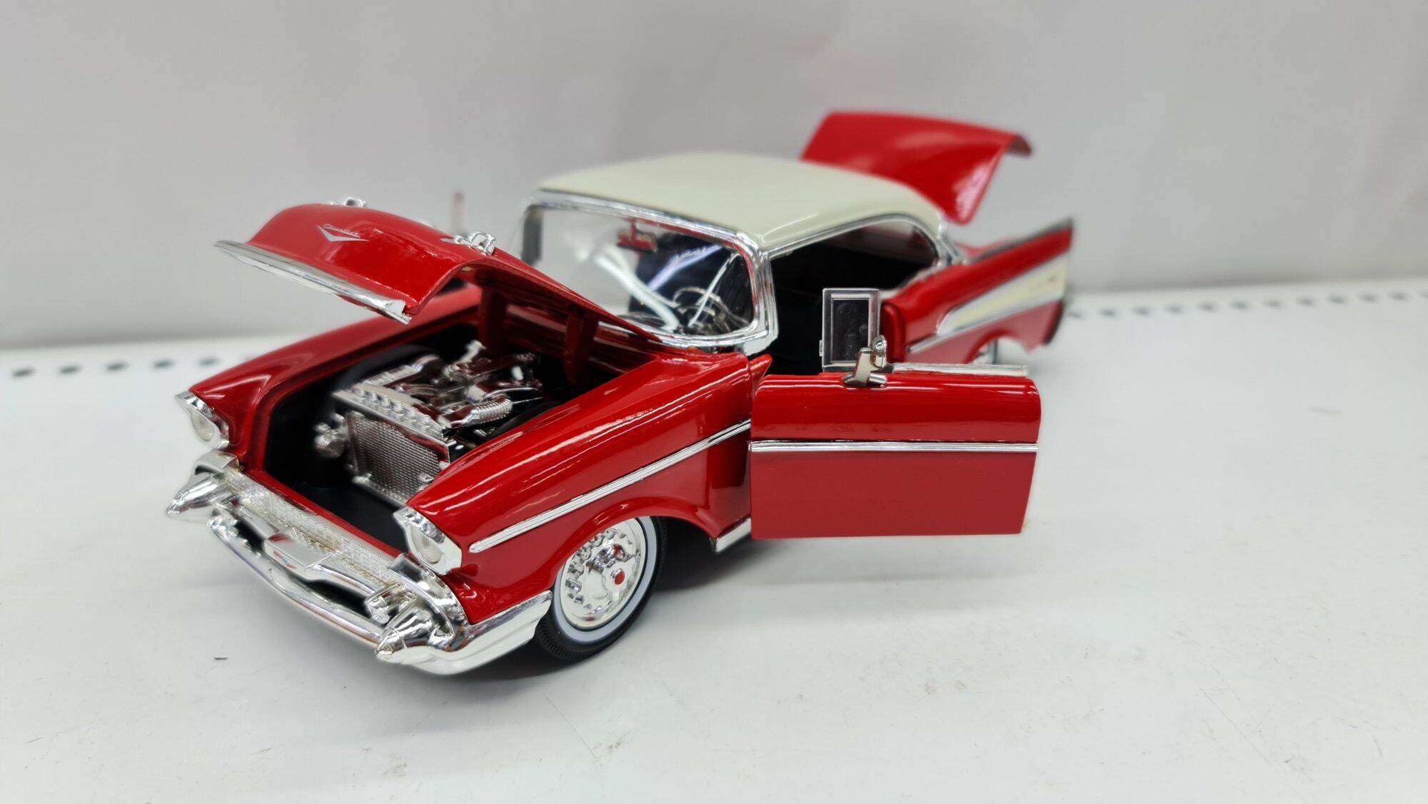 โมเดลรถเหล็ก CHEVY BEL AIR 1957 มี2สี สีดำ สีแดง (Scale 1:24)850. - Dee ...