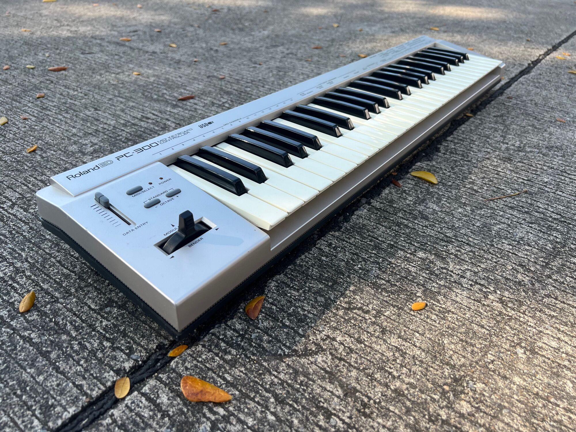 usb midi keyboard Roland ED PC-300 มือสอง - chaomusic - ThaiPick