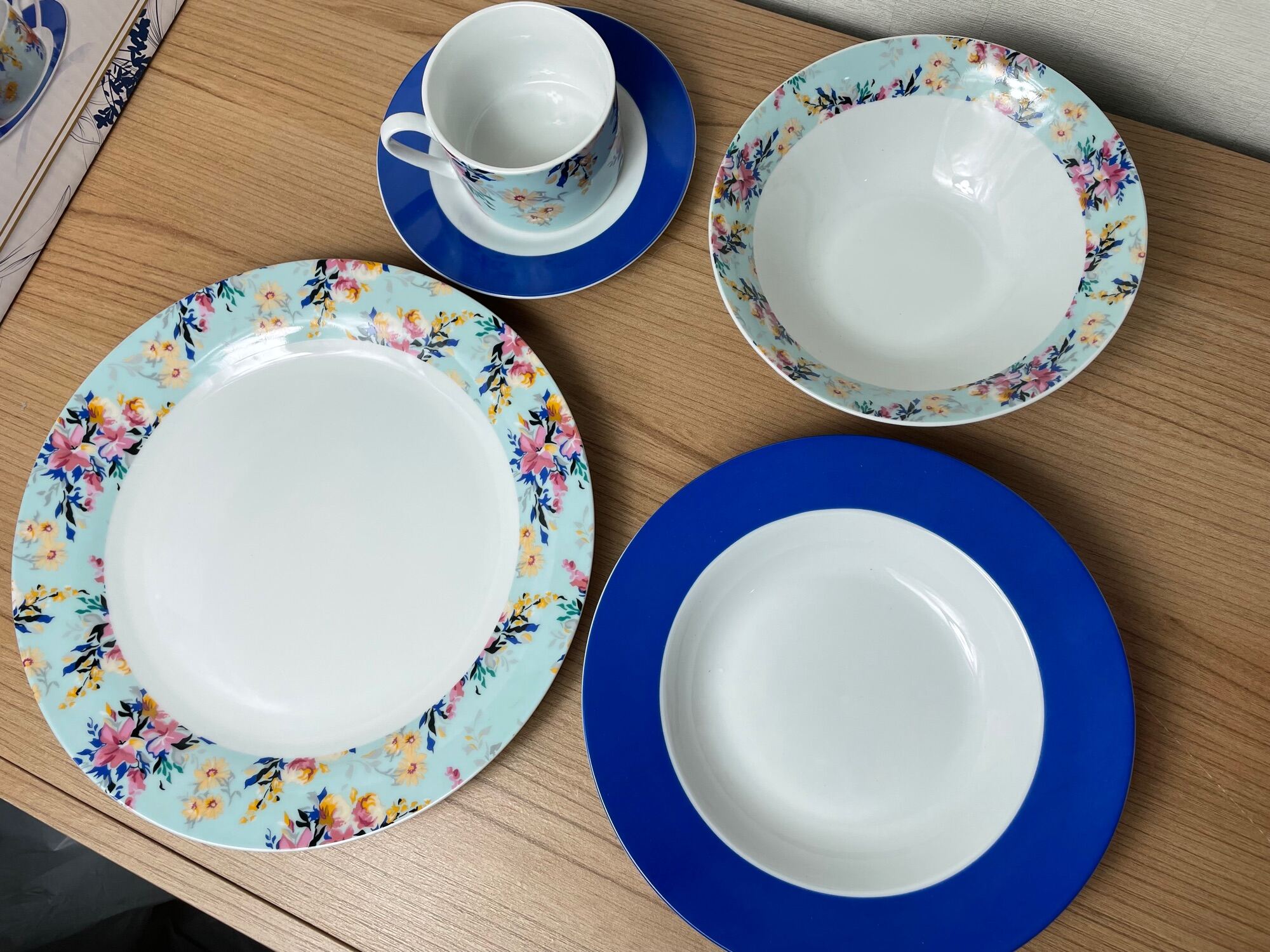 ชุดจานชามพอร์ซเลน Besico dinner set จำนวน 5 ชิ้น ลายดอกไม้ - T.A ...