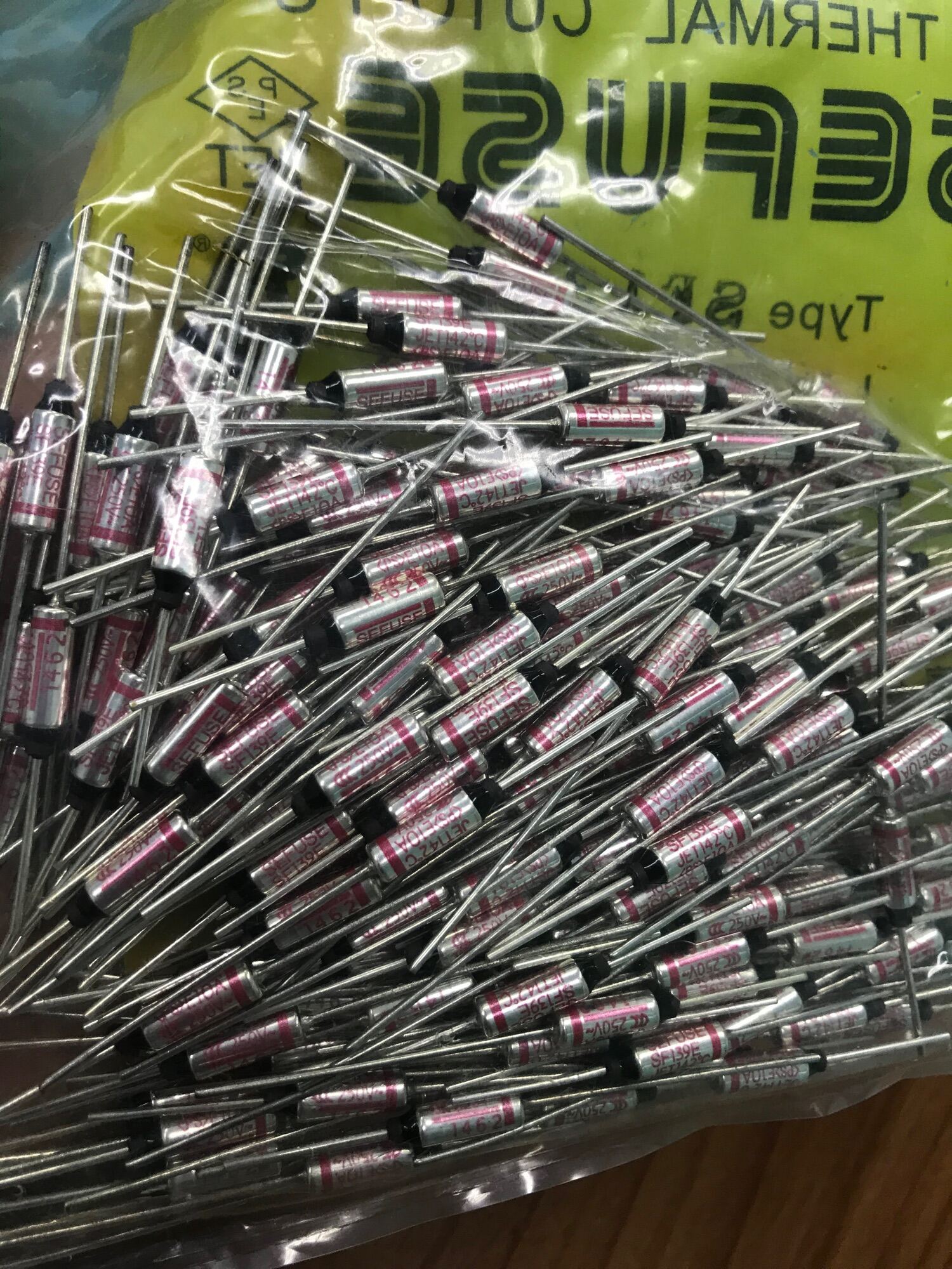 เทอร์โมฟิวส์ (Thermo fuse) 10A 250V AC 142C - ทาอิ - ThaiPick