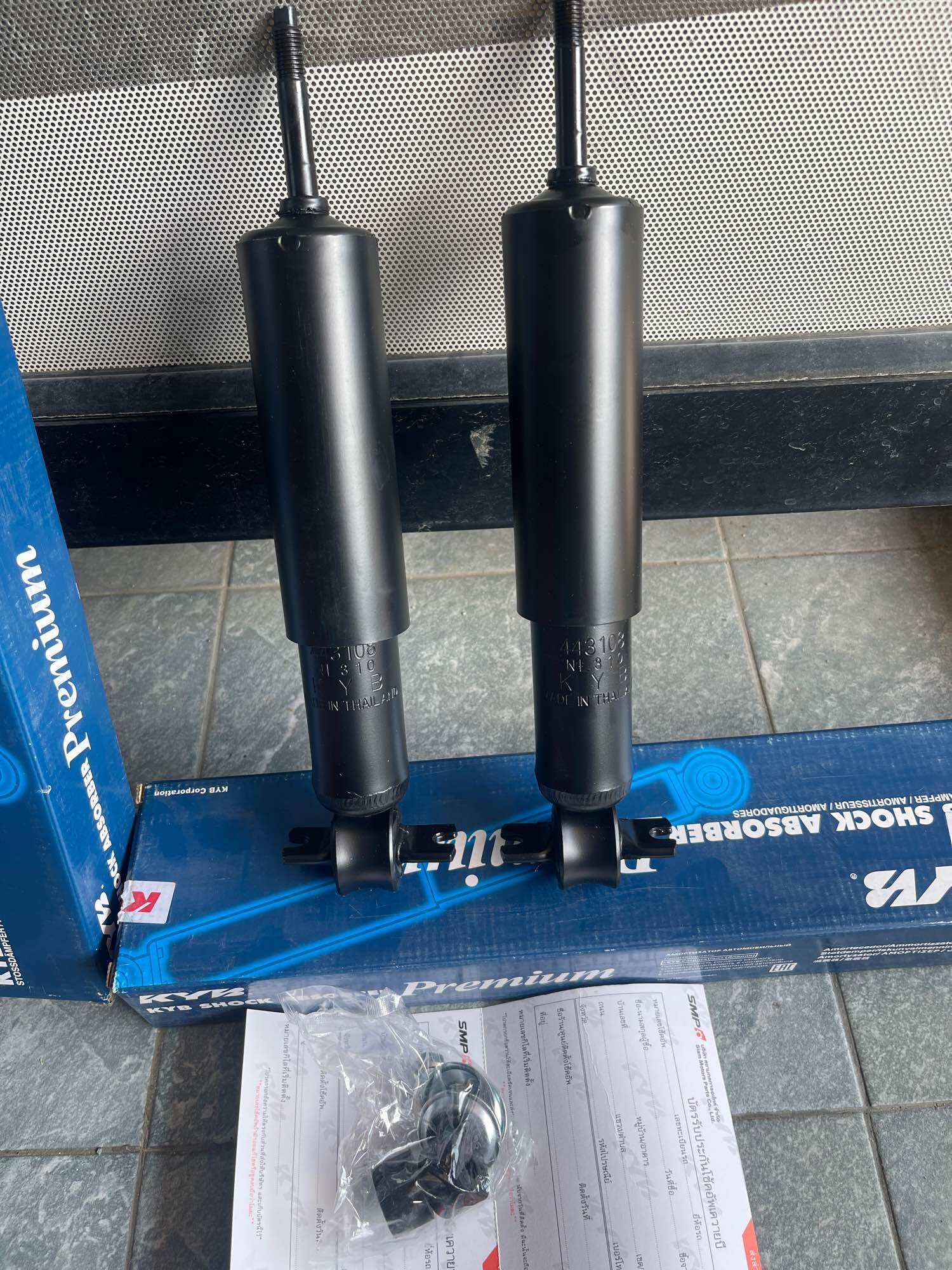 KYB โช้คอัพหน้า Toyota Hilux RN30/ RN40 ปี1978 จำนวน 1 คู่ ราคาถูก ...