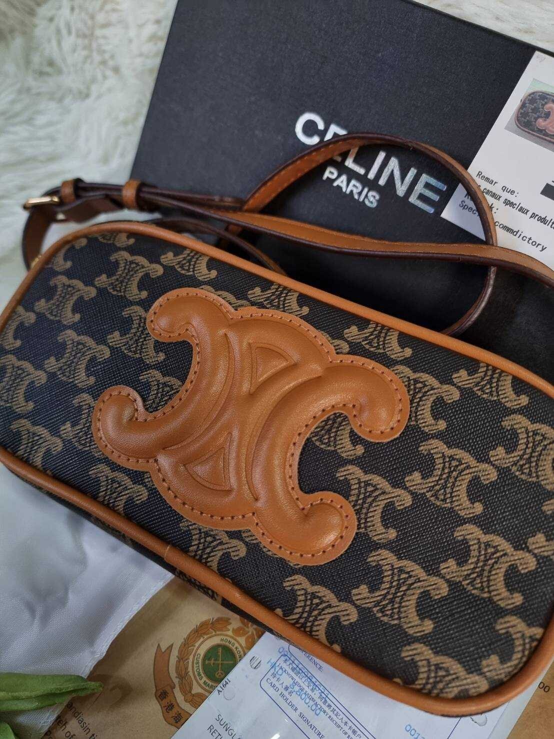 Celine mini Camera Shoulder Bag ตัวกระเป๋าหนังPuพิมพ์ลายเย็บเเต่งโลโก้ ...