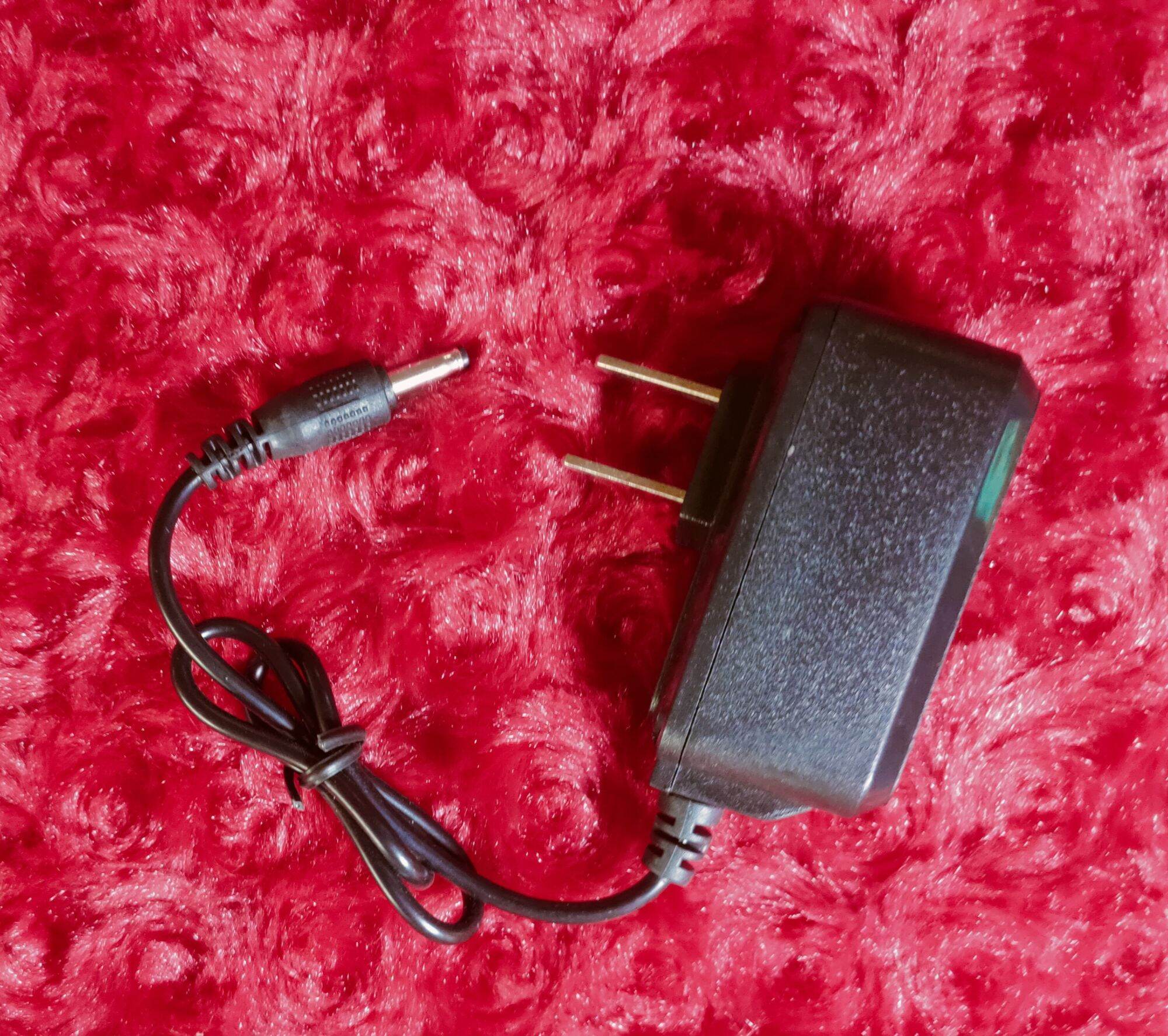 YAGE YG-U106ไฟฉายแสงสีขาวถอดเปลี่ยนแบตเตอรี่ได้ ใช้งานได้ต่อเนื่องใช้งานได้ยาวนานคาดหัวสว่างตลอด ...