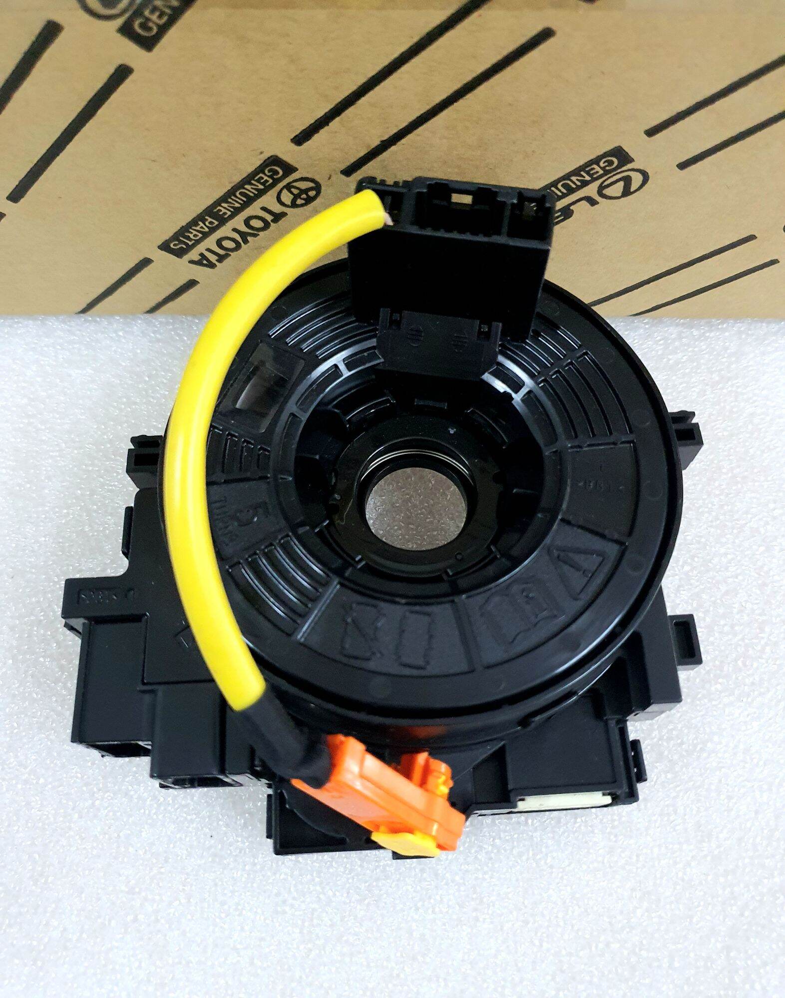 ของแท้ศูนย์ น็อตยึดสลิงฝาท้าย TOYOTA REVO รหัสอะไหล่ 68965-0K020 - MixASale