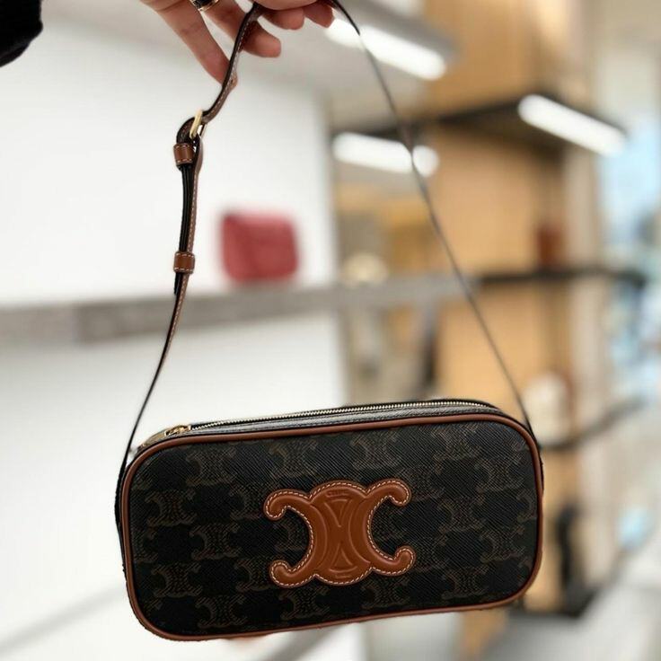 Celine mini Camera Shoulder Bag ตัวกระเป๋าหนังPuพิมพ์ลายเย็บเเต่งโลโก้ ...
