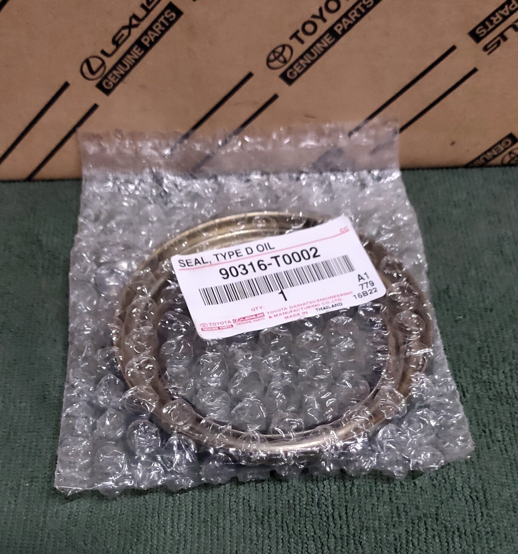 ซีลเพลาขับตัวนอก Toyota revo รีโว่4WD (SEAL,TYPE D OIL 90316-T0002 ...