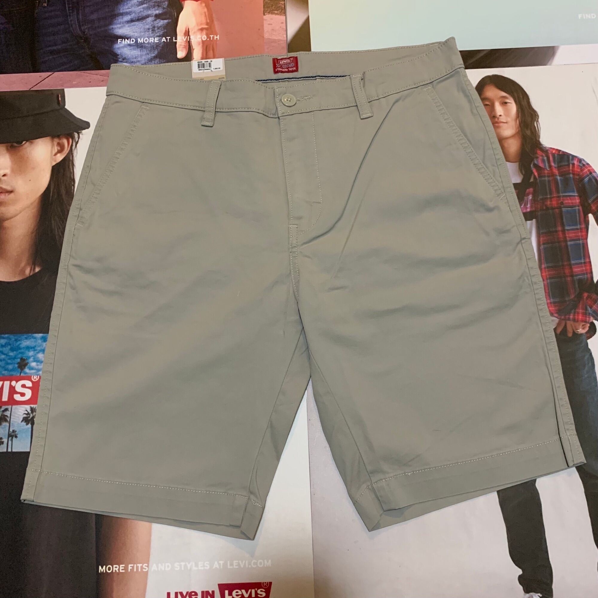 กางเกงยีนส์ LEVI’S 502™ XX CHINO STANDARD TAPER SHORTS - SANDHILL LT - หอบมาขาย 652 - ThaiPick