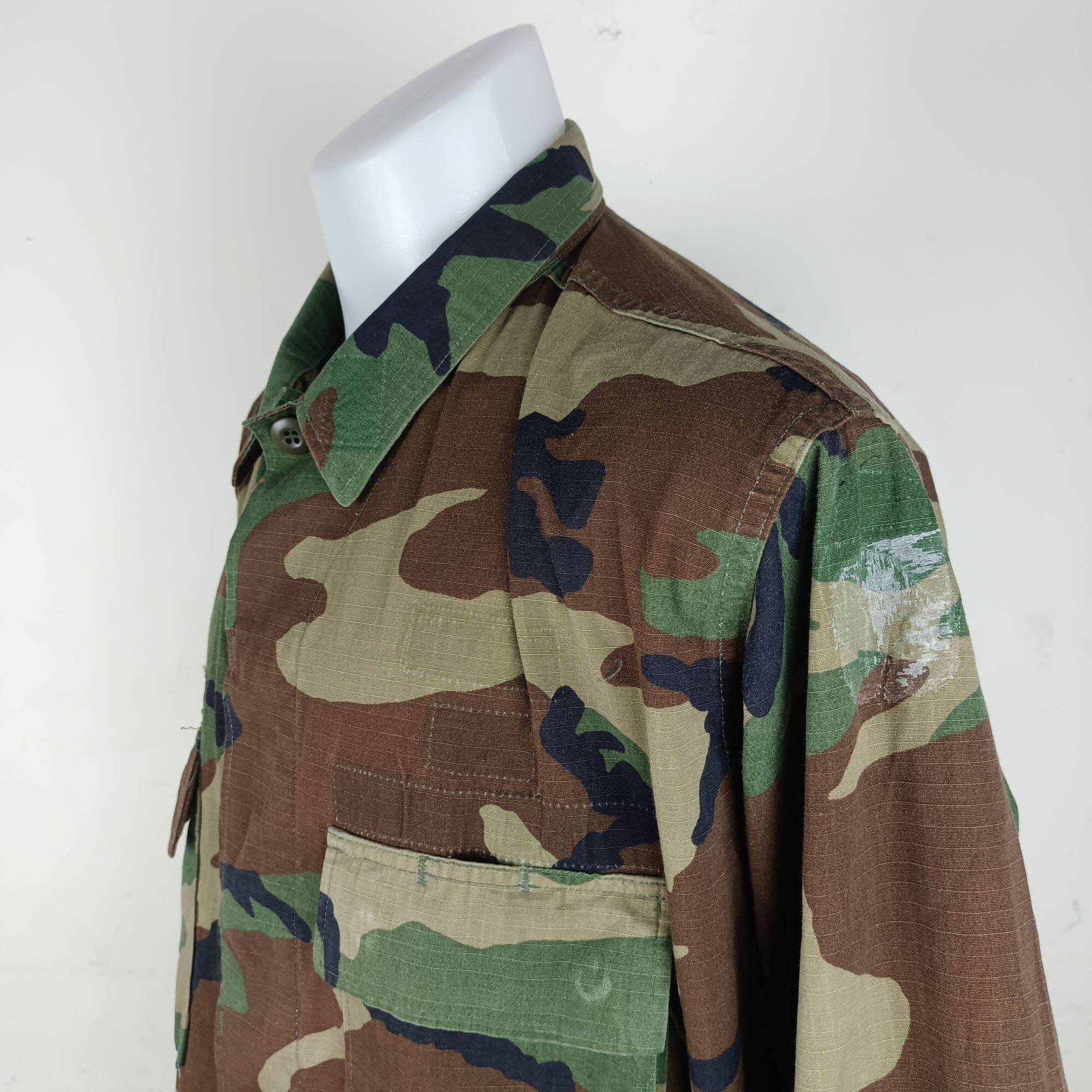 Y106 เสื้อกองทัพสหรัฐ(ของแท้) อก48ลายWoodland ผ้าก้างปลา(อ่านรายละเอียด ...