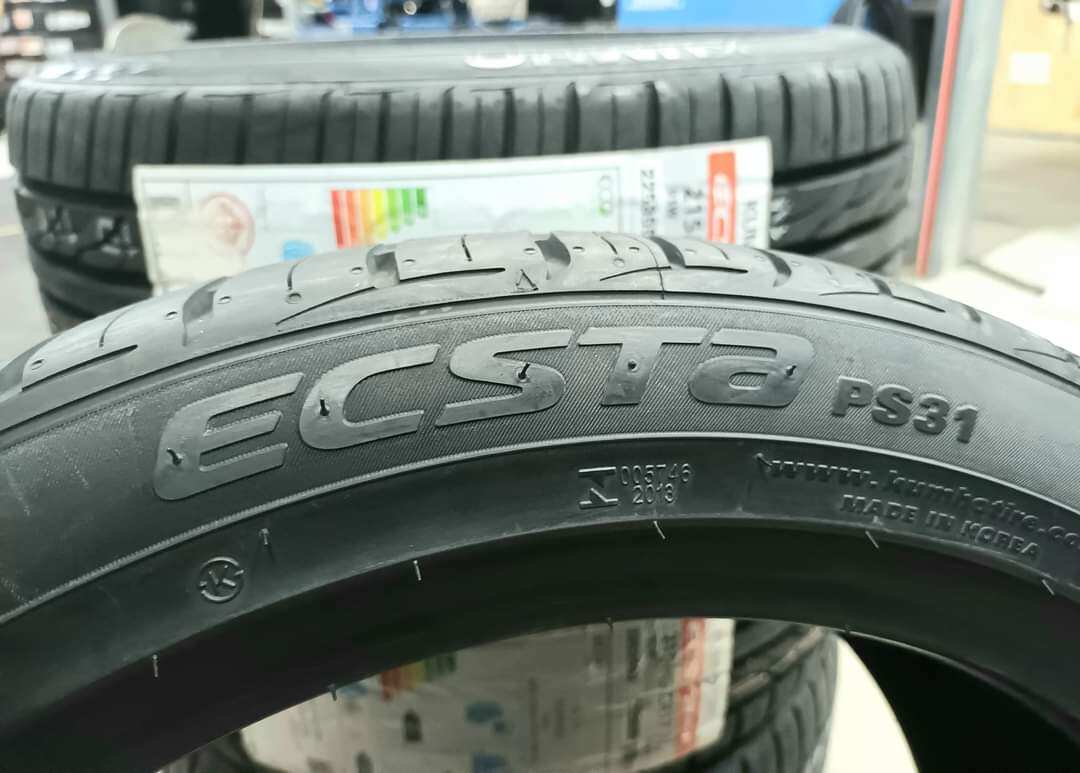 ยางใหม่ 215/45R17 Kumho Ecsta PS31(Made in Korea)ผลิตปี 2022 พร้อมจุ๊บ ...
