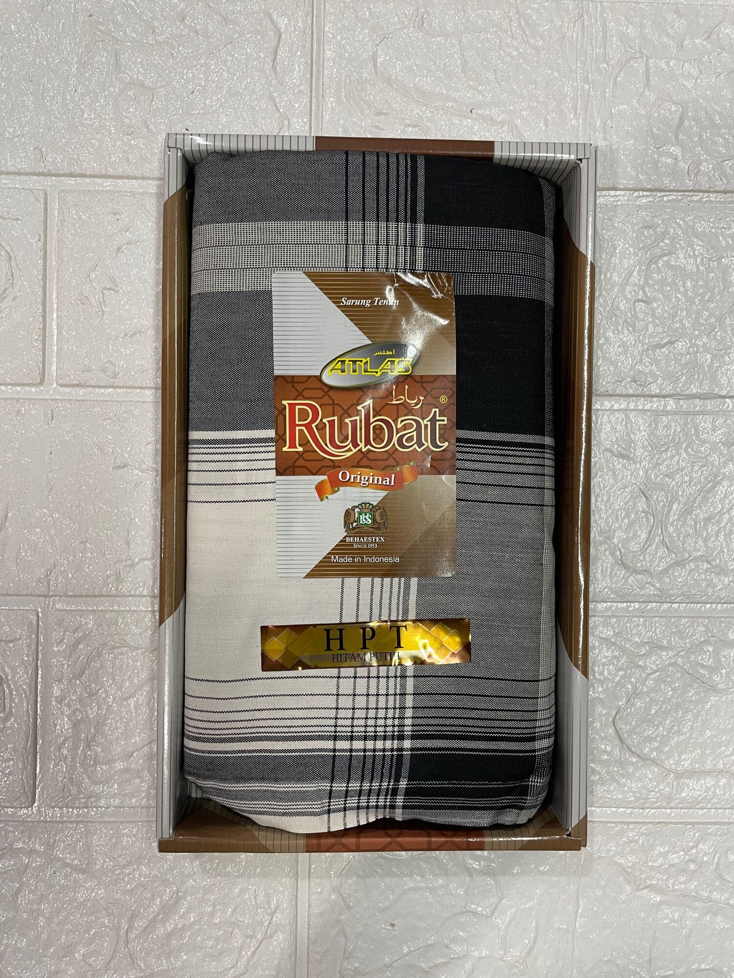 ผ้าโสร่งผู้ชาย ตราRubat โทนขาวดำ⚪️⚫️ เย็บแล้ว ผ้าไม่ลื่น กว้าง2เมตร ...