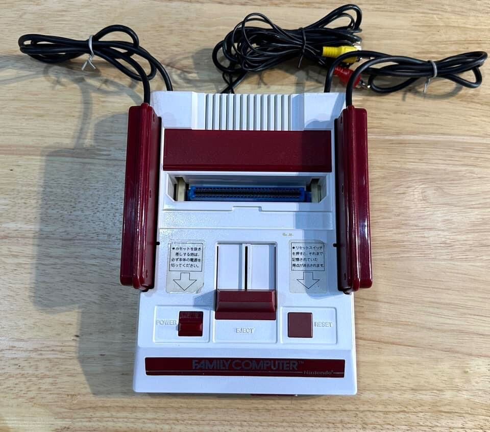 เครื่อง Famicom แท้ (nintendo japan) ระบบภาพ AV ระบบไฟ USB ชุดพร้อมเล่น ...