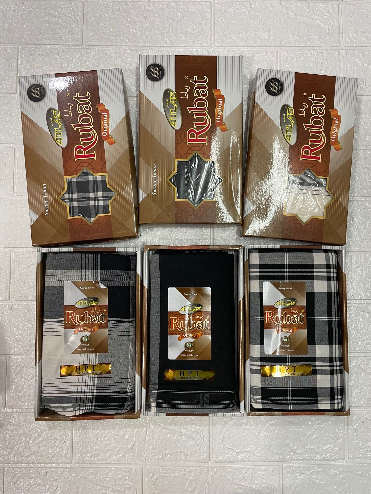 ผ้าโสร่งผู้ชาย ตราRubat โทนขาวดำ⚪️⚫️ เย็บแล้ว ผ้าไม่ลื่น กว้าง2เมตร ...