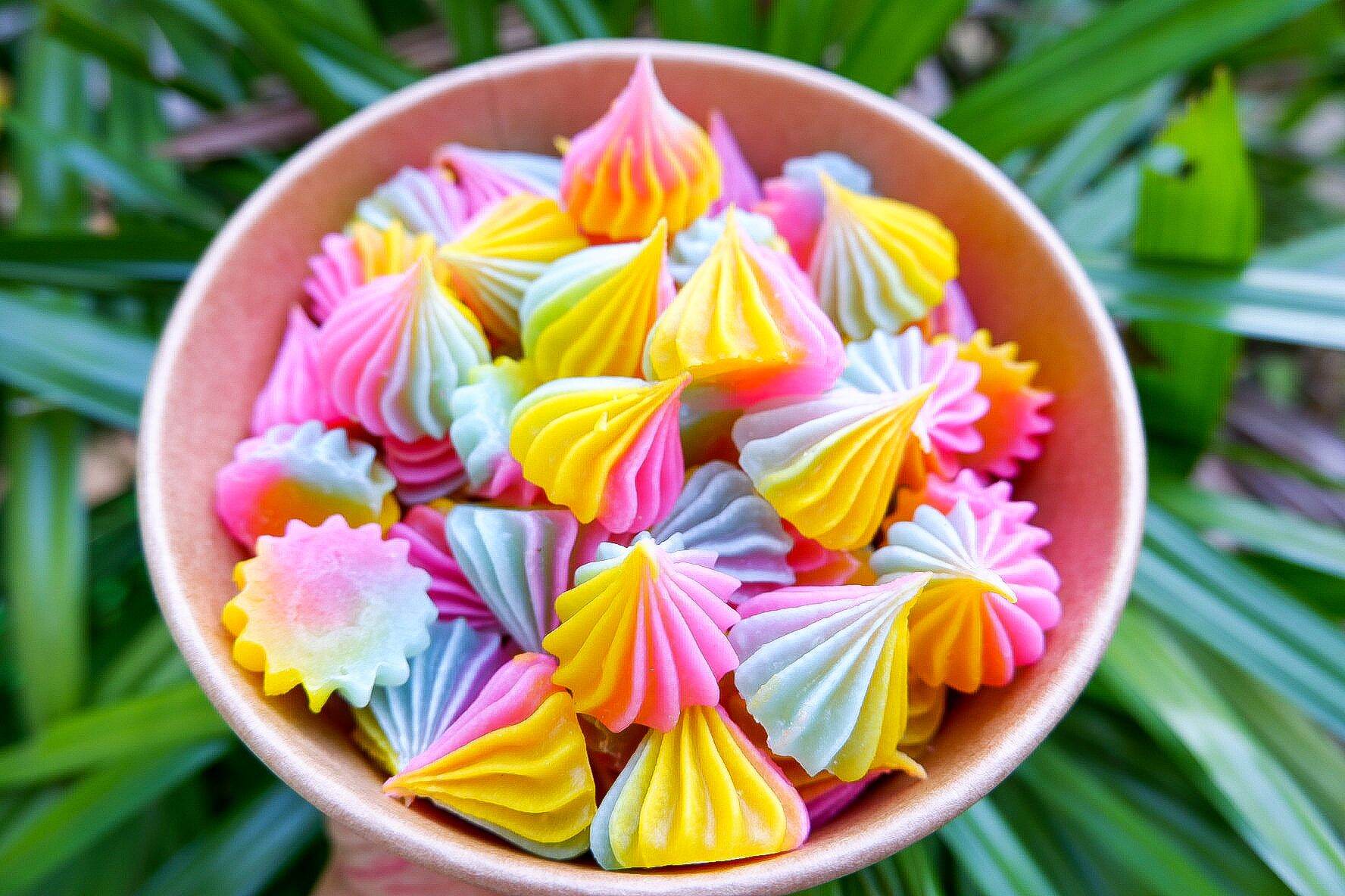 อาลัวสายรุ้ง เพชรบุรี (ขนาด400กรัม) | Lazada.co.th