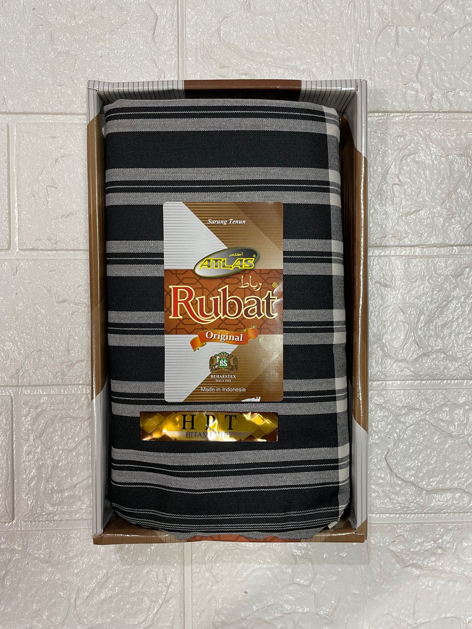 ผ้าโสร่งผู้ชาย ตราRubat โทนขาวดำ⚪️⚫️ เย็บแล้ว ผ้าไม่ลื่น กว้าง2เมตร ...