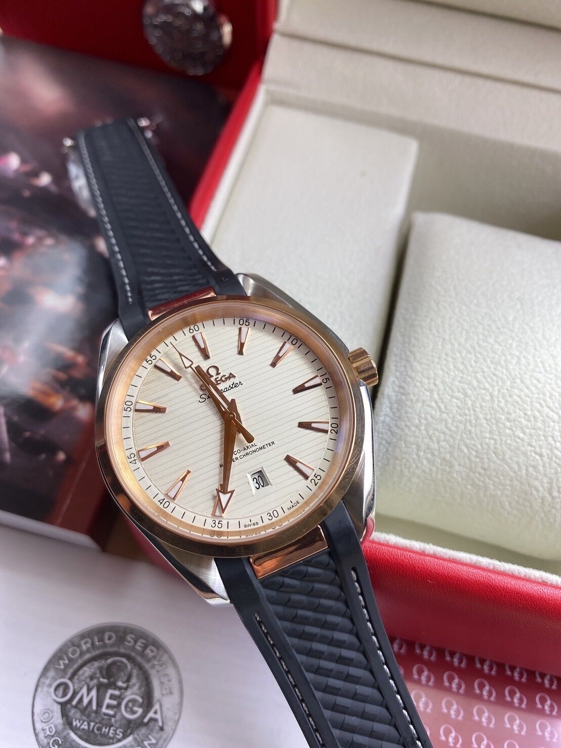PREMIUM WATCH Omega Seamaster the most popular model with a rubber band ...