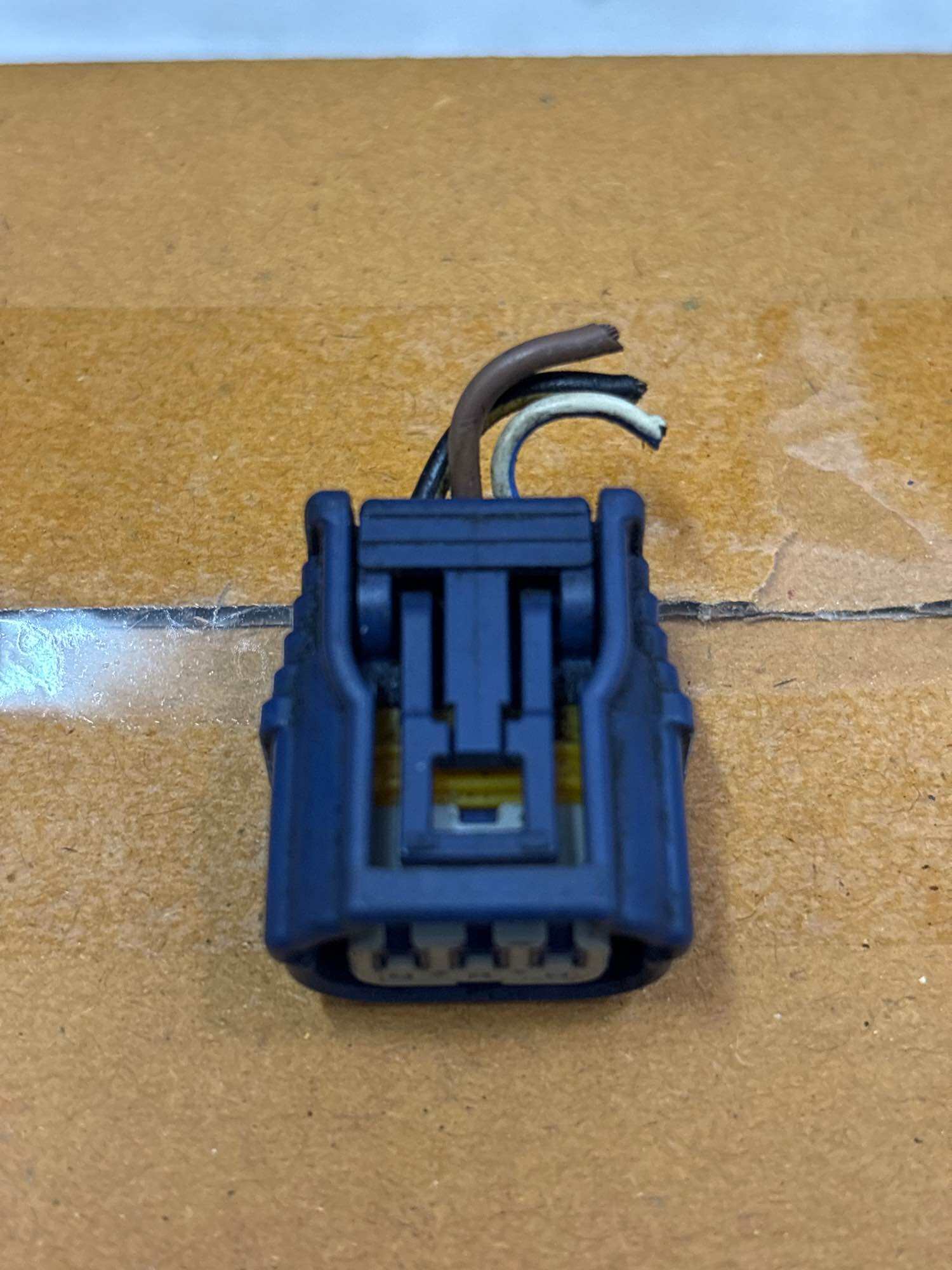 ปลั๊กคอยจุดระเบิดฮอนด้า Honda ปลั๊กใหญ่/เล็ก มือสอง ตัวละ | Lazada.co.th