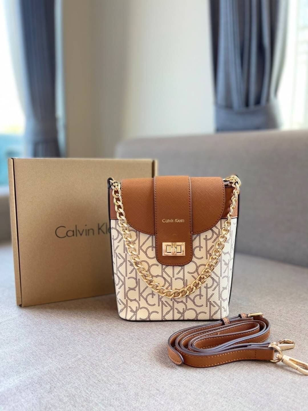 กระเป๋า cal vin bag สายสะพาย Crossbody อุปกรณ์ครบกล่อง - RICH Thailand - ThaiPick