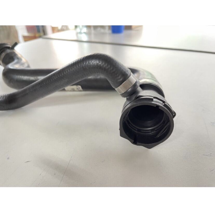 ท่อยางหม้อน้ำบน สำหรับ BMW E84 E88 E90 E91 E92 E93 316i 318i 320i 120i ...