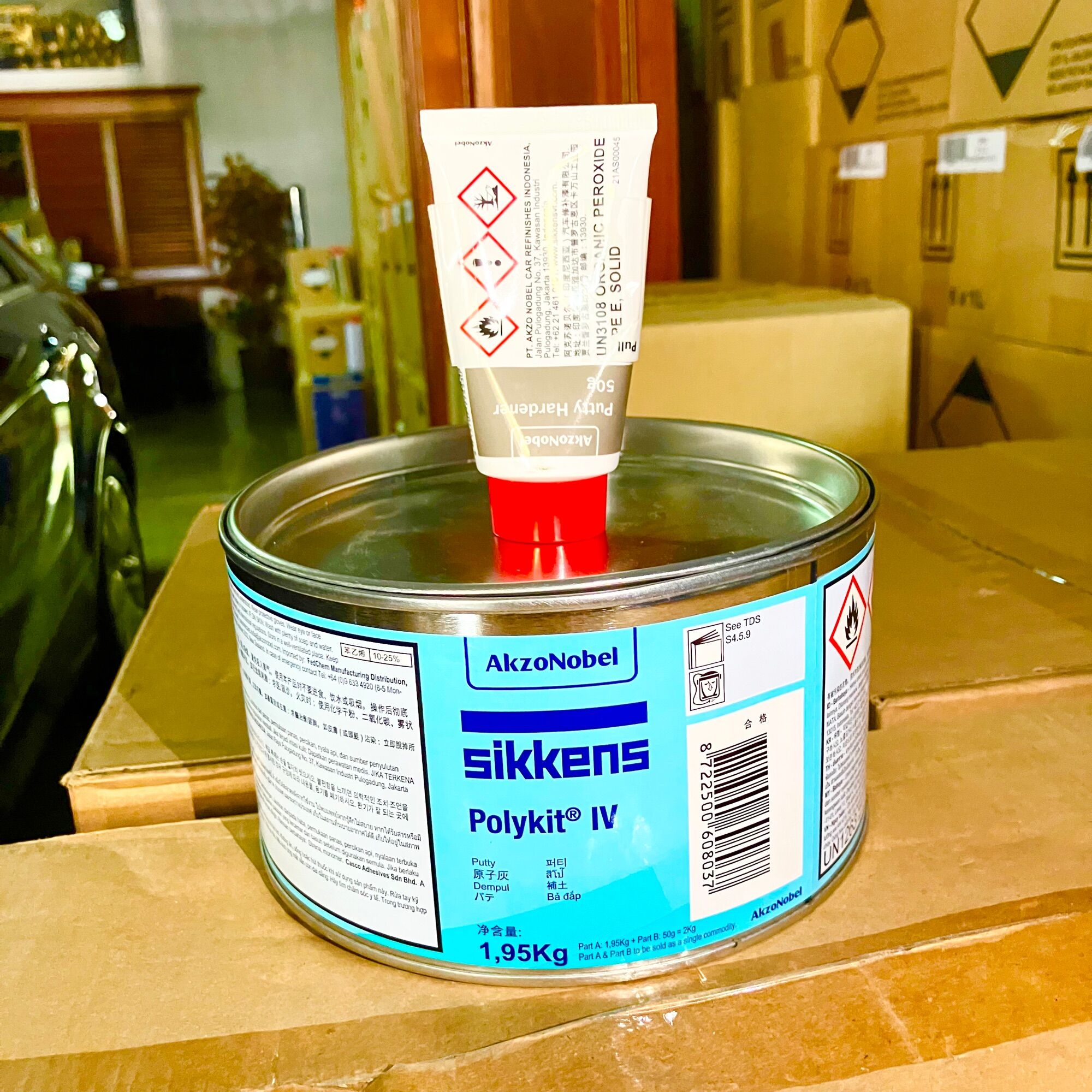 Sikkens Polykit IV สีโป๊ ขนาด 1.95KG และ Putty Hardener No. UN3108 ขนาด ...