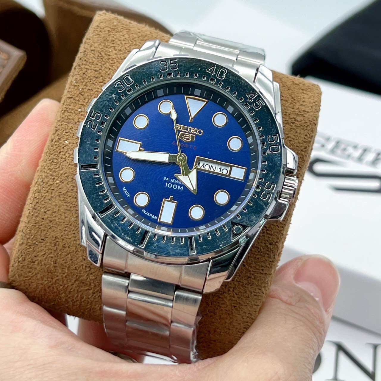 นาฬิกาข้อมือผู้ชาย สุดเท่ งานดีละเอียด งานสวย บอกเวลาชัดเจน วันที่ ...