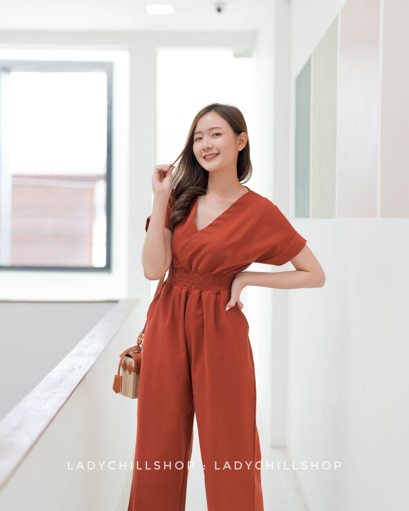 Ladychill Jumpsuite จั๊มสูทคอวีขายาว นางแบบใส่งานขายจริง สินค้าพร้อมส่ง - Ladychillshop - ThaiPick