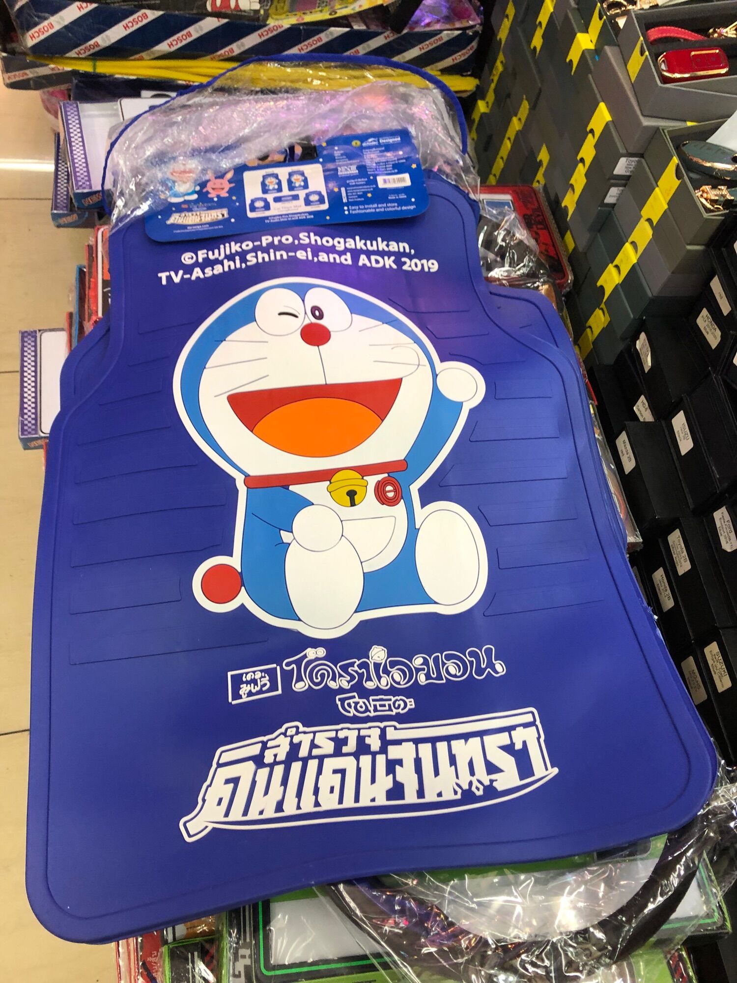 ย้ายางปูพื้น ลายโดเรมอน ลิขสิทธ์ แท้ 5 ชิ้น ใส่ใด้กับรถยนต์ทั่วๆๆไป - NEW NC SHOP - ThaiPick