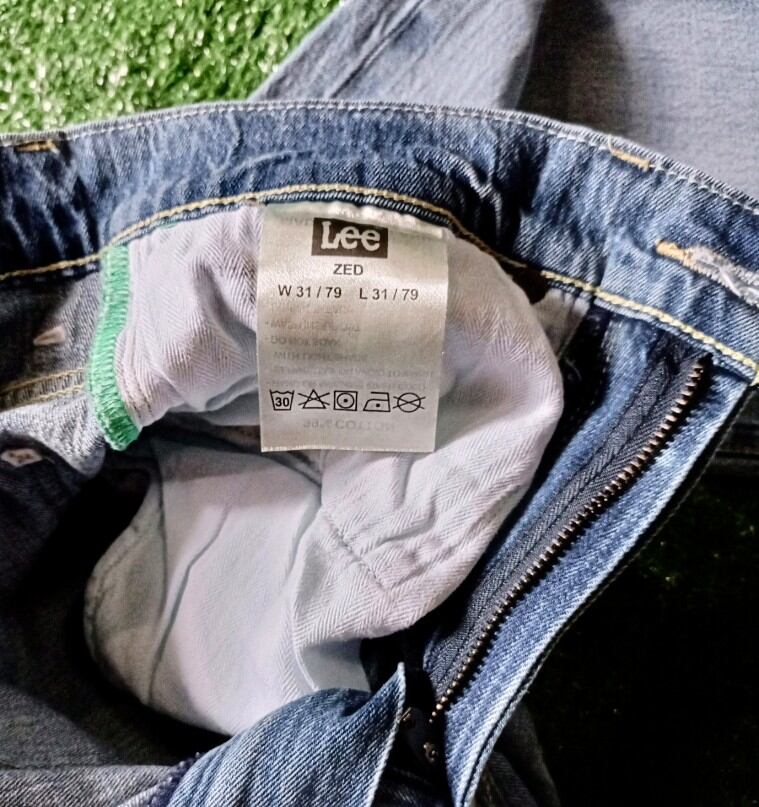 Lee 101+ 747 Zed ยีนส์ ทรงกระบอก แบรนด์แท้ ราคาป้าย 2,190฿ - AranJeans ...