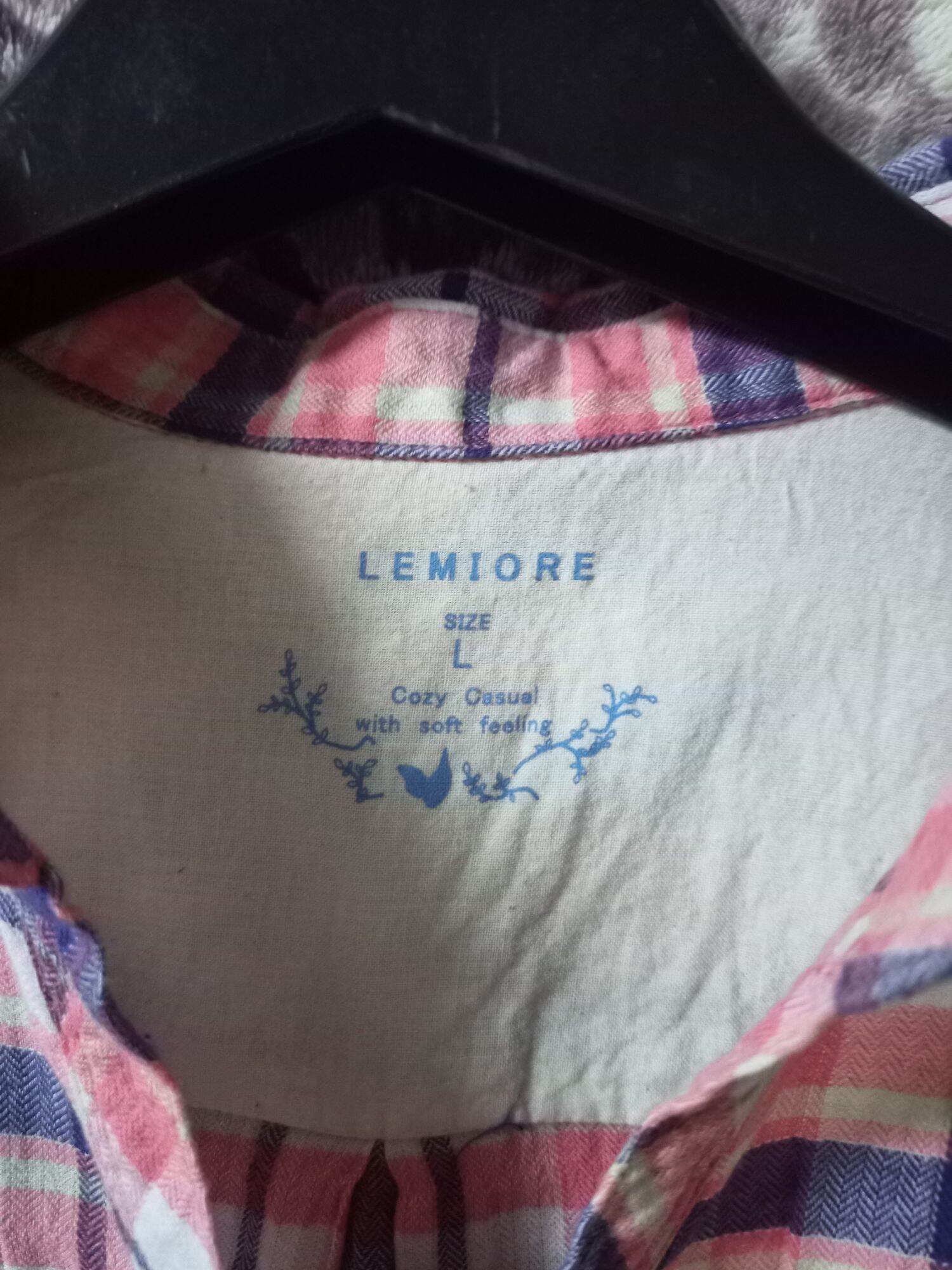 เสื้อผู้หญิงมือสอง Lemiore size Lรอบอก 42 บ่า 15.5 แขน 23 เสื้อยาว 26 นิ้ว - ไอติมผ้ามือสอง ...