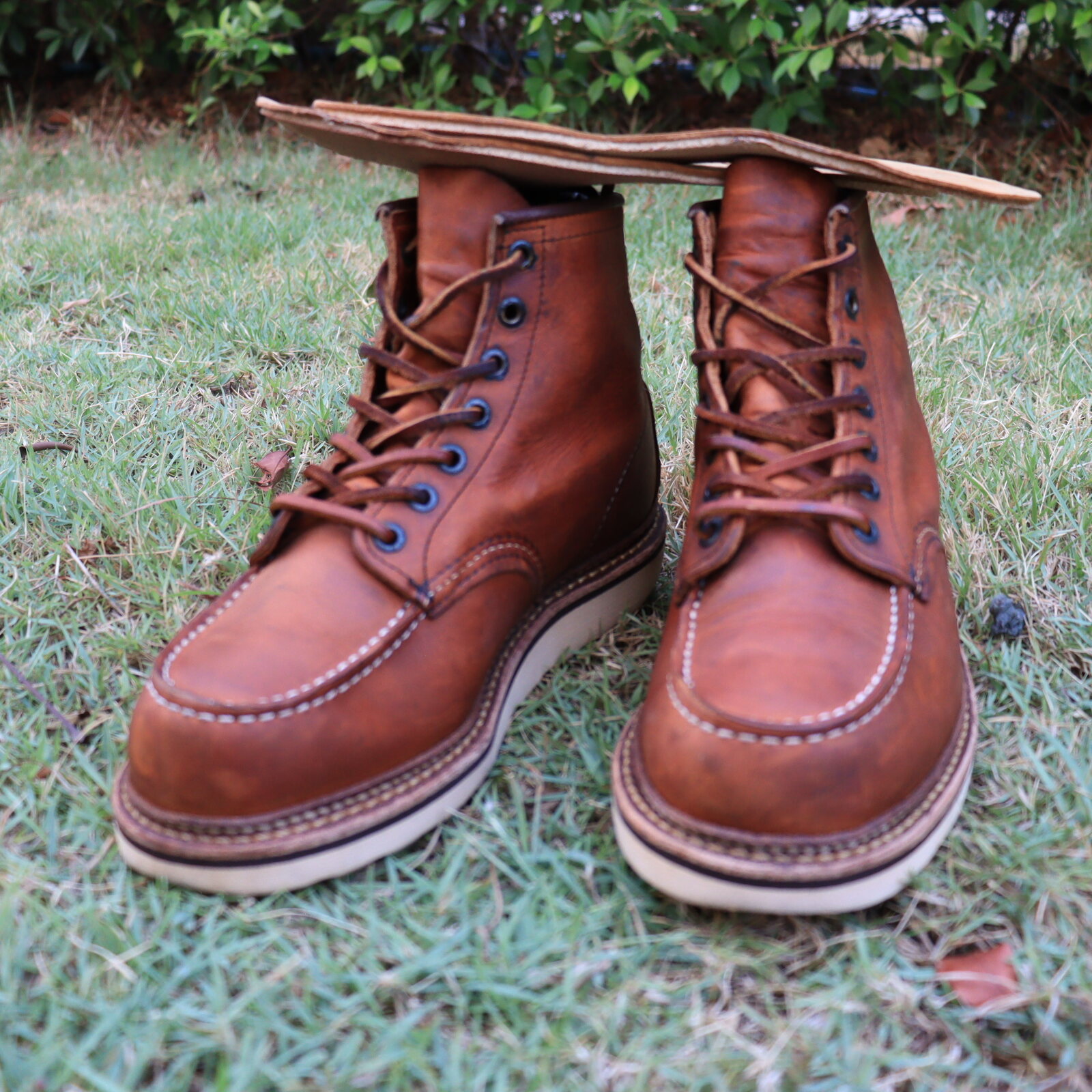 ส่งฟรี เดิมๆ Redwing Moc Toe Boots Model 1907 - The Ultimate American ...