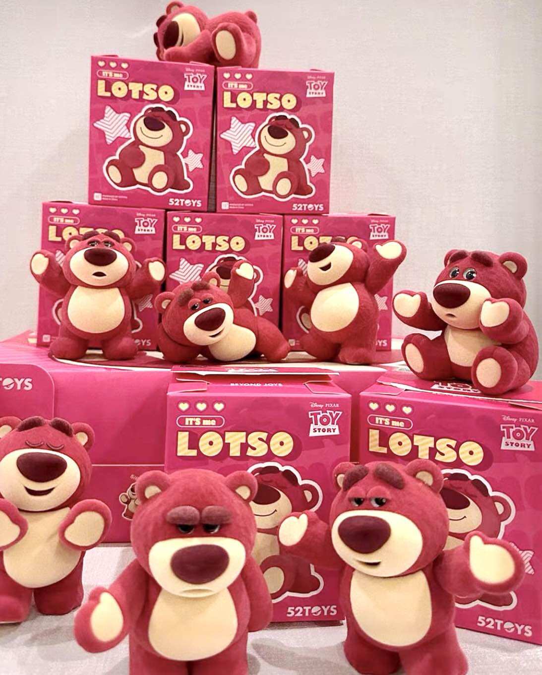 โมเดล คุณหมีล็อตโซ่ ได้ 1 ตัว Toy Story - Its Me Lotso by 52Toys ...