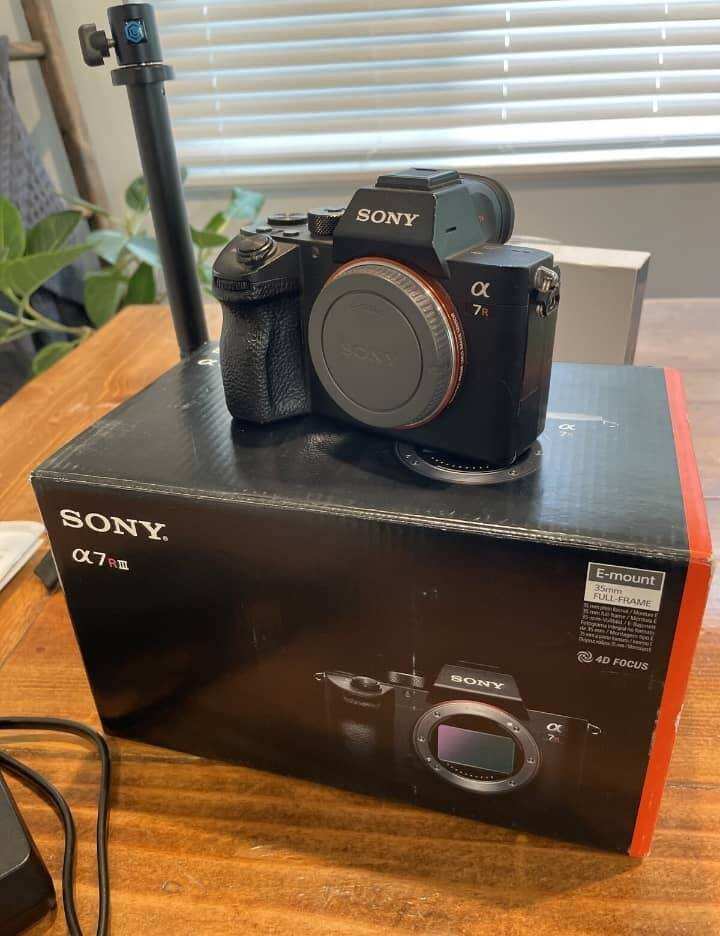 Sony Alpha 7R III 42.4 MP Digital Camera - Black w Extras - Excellent ...