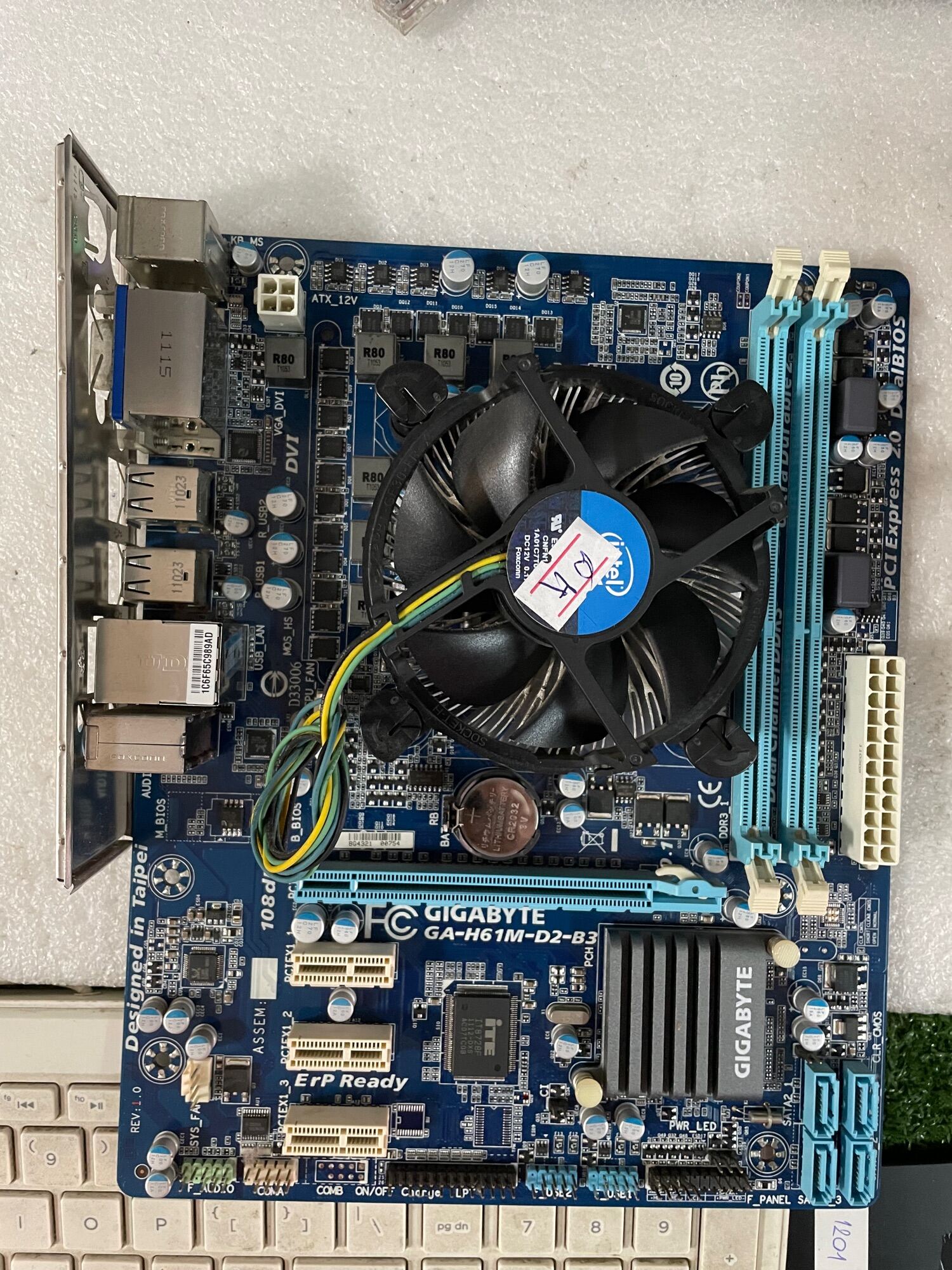 Intel Core i5-3470S 2.90Ghz พร้อมบอร์ด 1155 gigabyte GA H61M D2 B3 ฝาหลัง ซิ้งค์ครับ ...