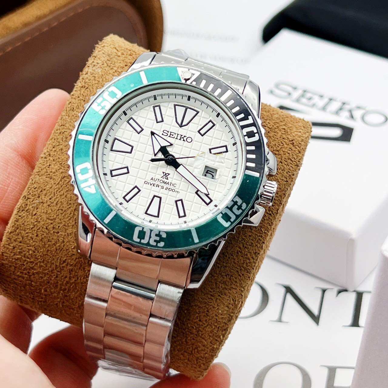 นาฬิกาข้อมือผู้ชาย สุดเท่ งานดีละเอียด งานสวย บอกเวลาชัดเจน วันที่ ...