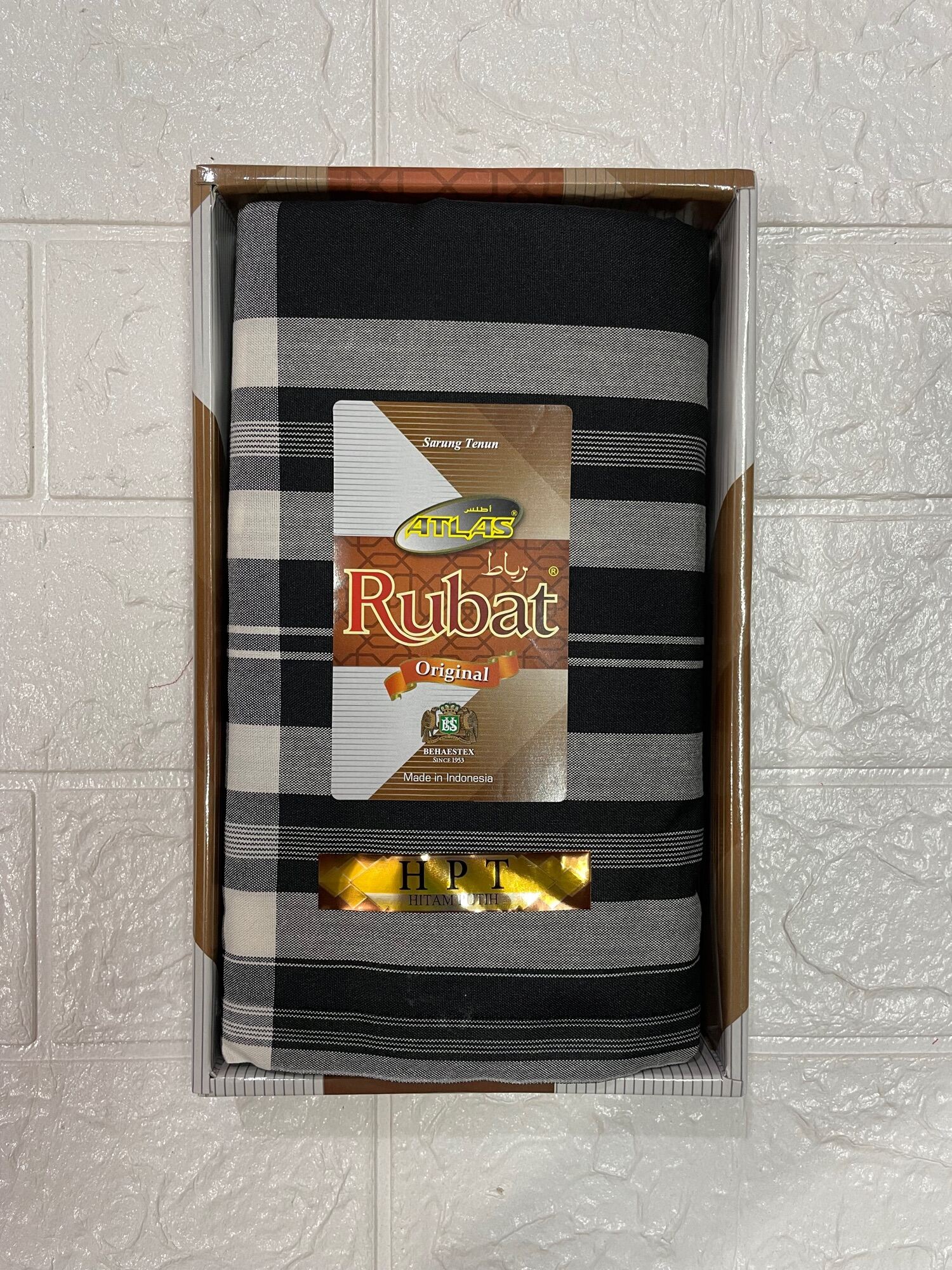 ผ้าโสร่งผู้ชาย ตราRubat โทนขาวดำ⚪️⚫️ เย็บแล้ว ผ้าไม่ลื่น กว้าง2เมตร ...