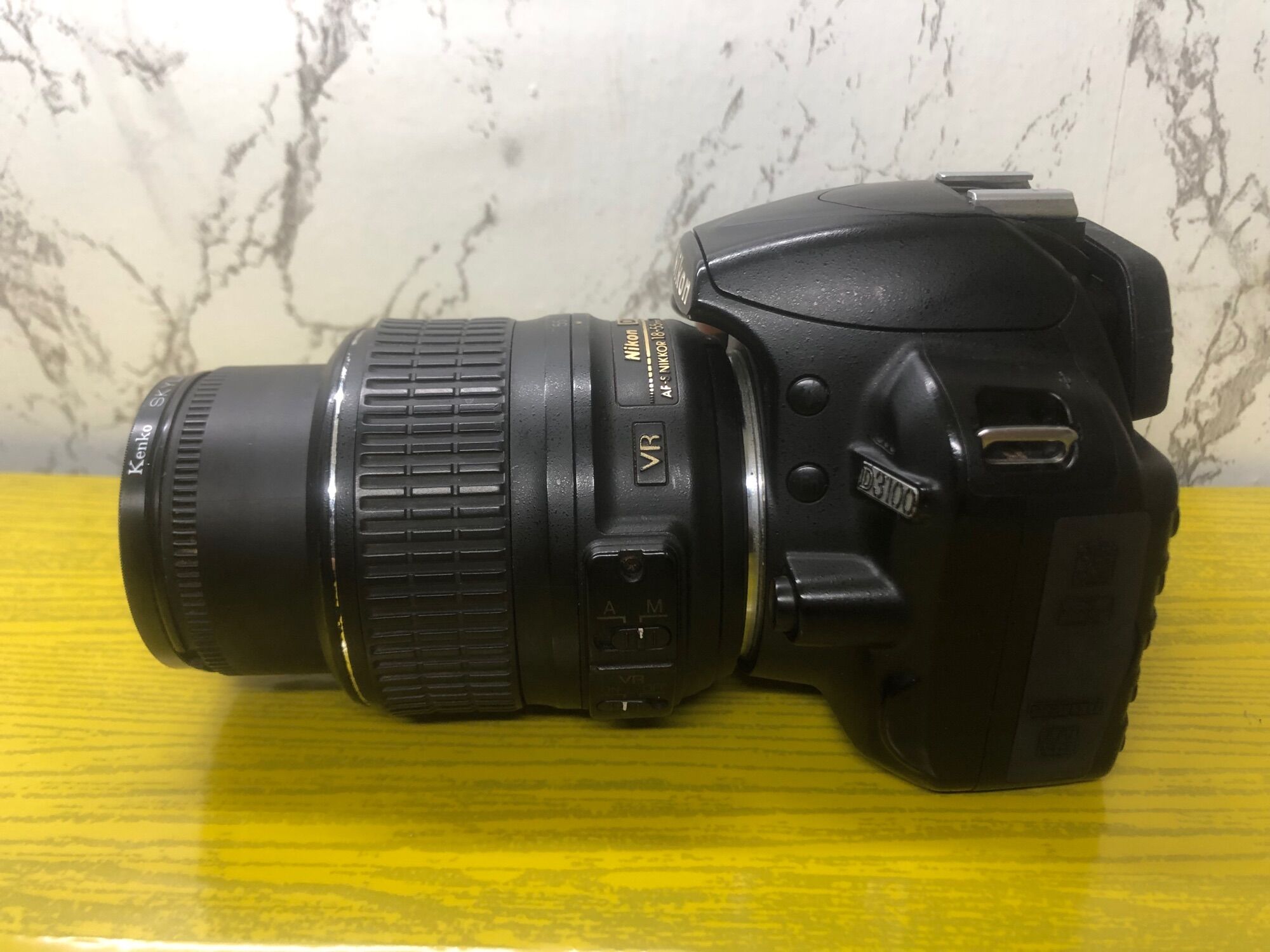 Nikon D3100 - A two hands - ThaiPick