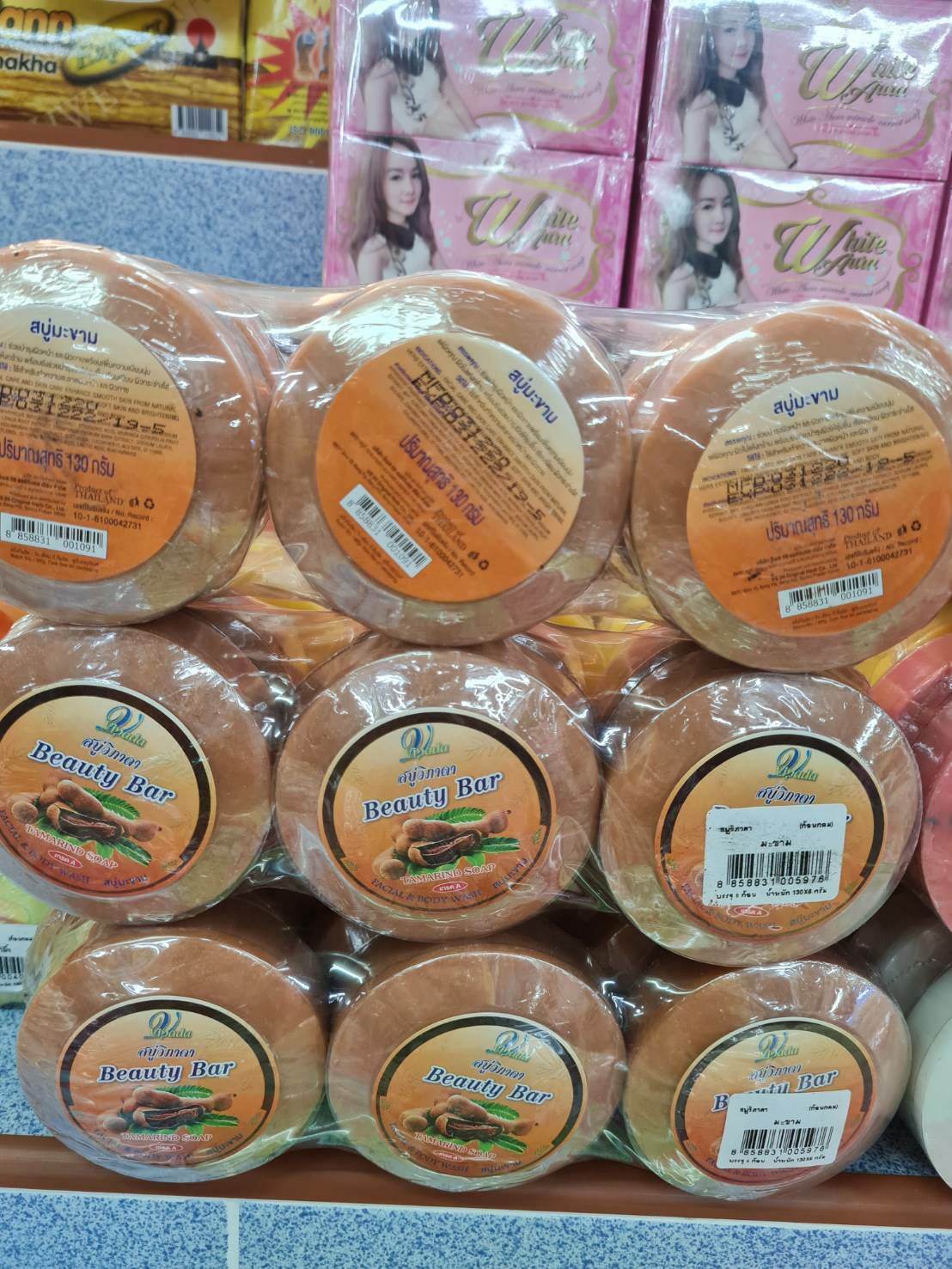 สบู่มะขาม ก้อนกลมยี่ห้อวิภาดา 1 แพ็ค 6 ก้อน 130 กรัม 1 แพ็ค 180 บาท - velovedao - ThaiPick