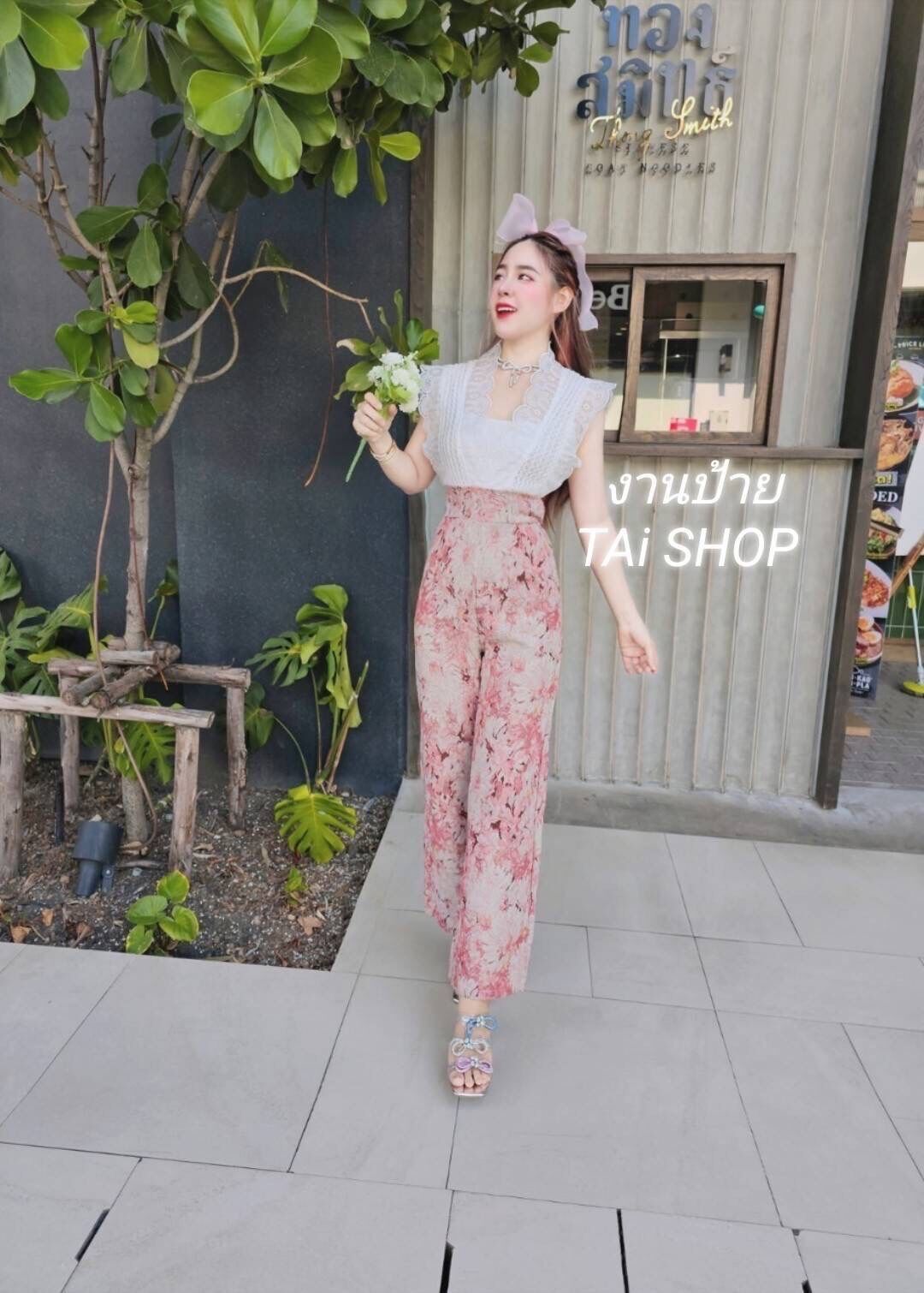 จั๊มขายาว ผ้าทอลายดอกเสื้อเป็นผ้าลูกไม้นำเข้า สวยมากกก (retail tags)งาน ...