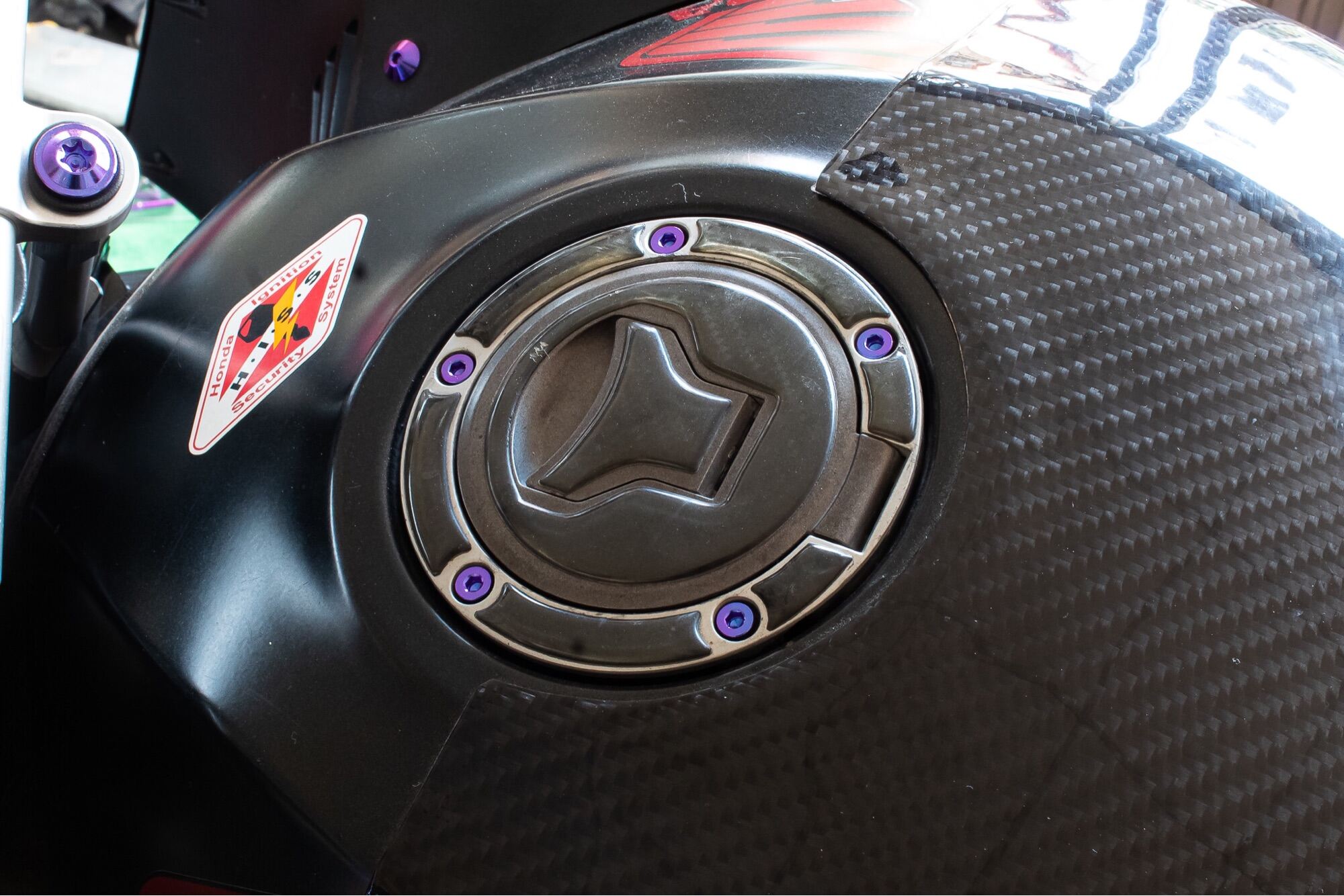 น็อตไทเทเนียมถังน้ำมันสีม่วง CbCbr650 Titanium Fuel Cap Honda 650cc ...